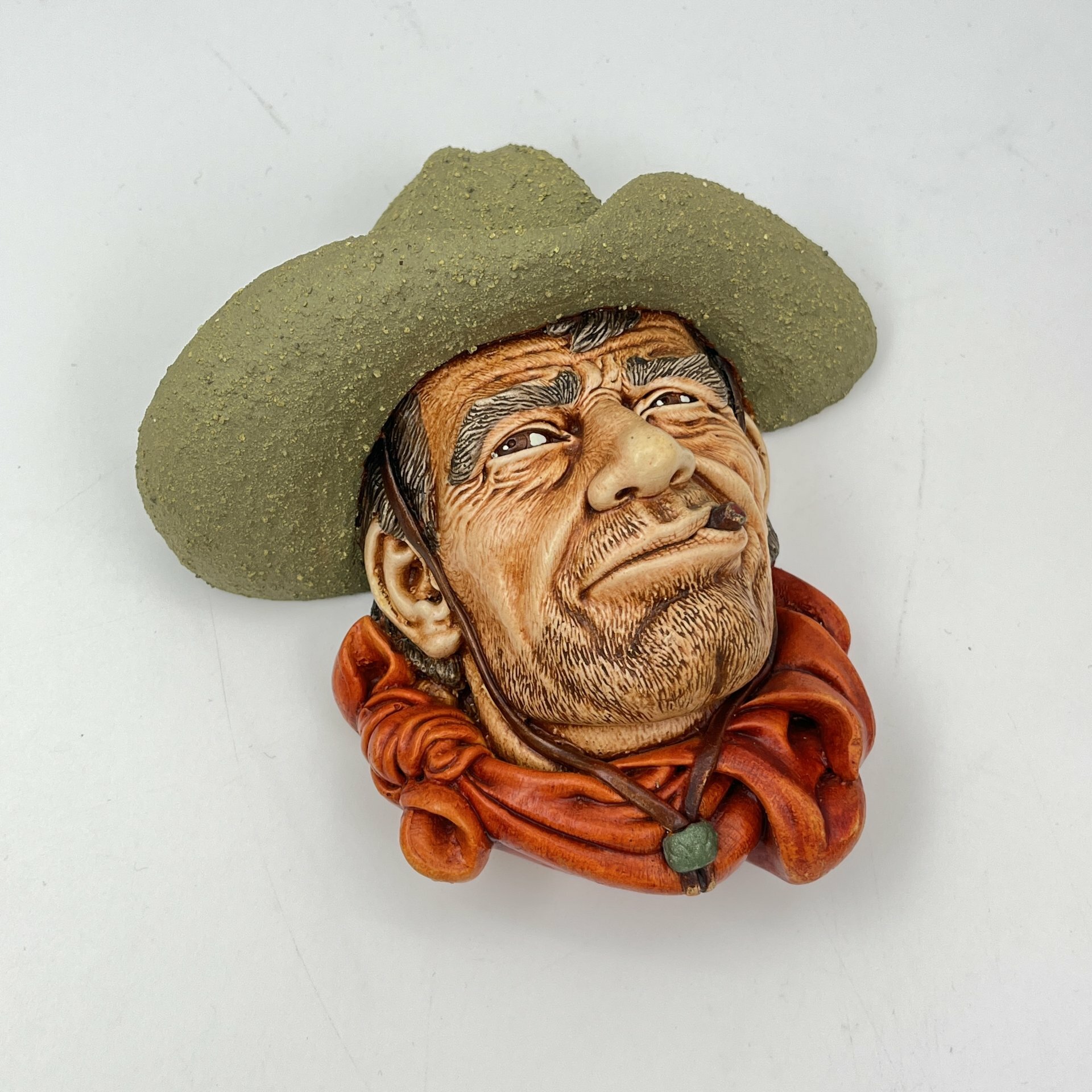 Барельеф ковбоя "Сыромятная кожа", Bossons, мел, роспись, Великобритания, 1967 г.