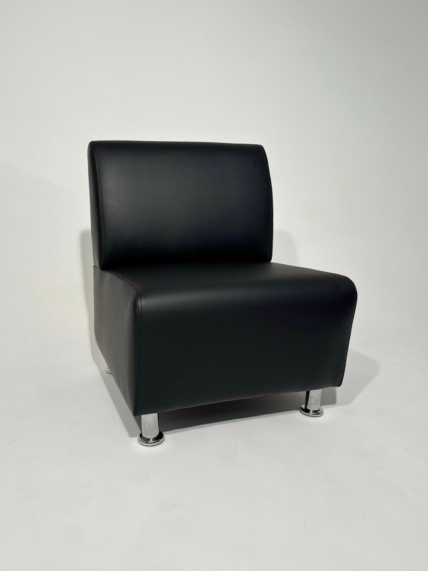 Кресло офисное Вегас, механизм Нераскладной, 60х67х77 см, черное матовое