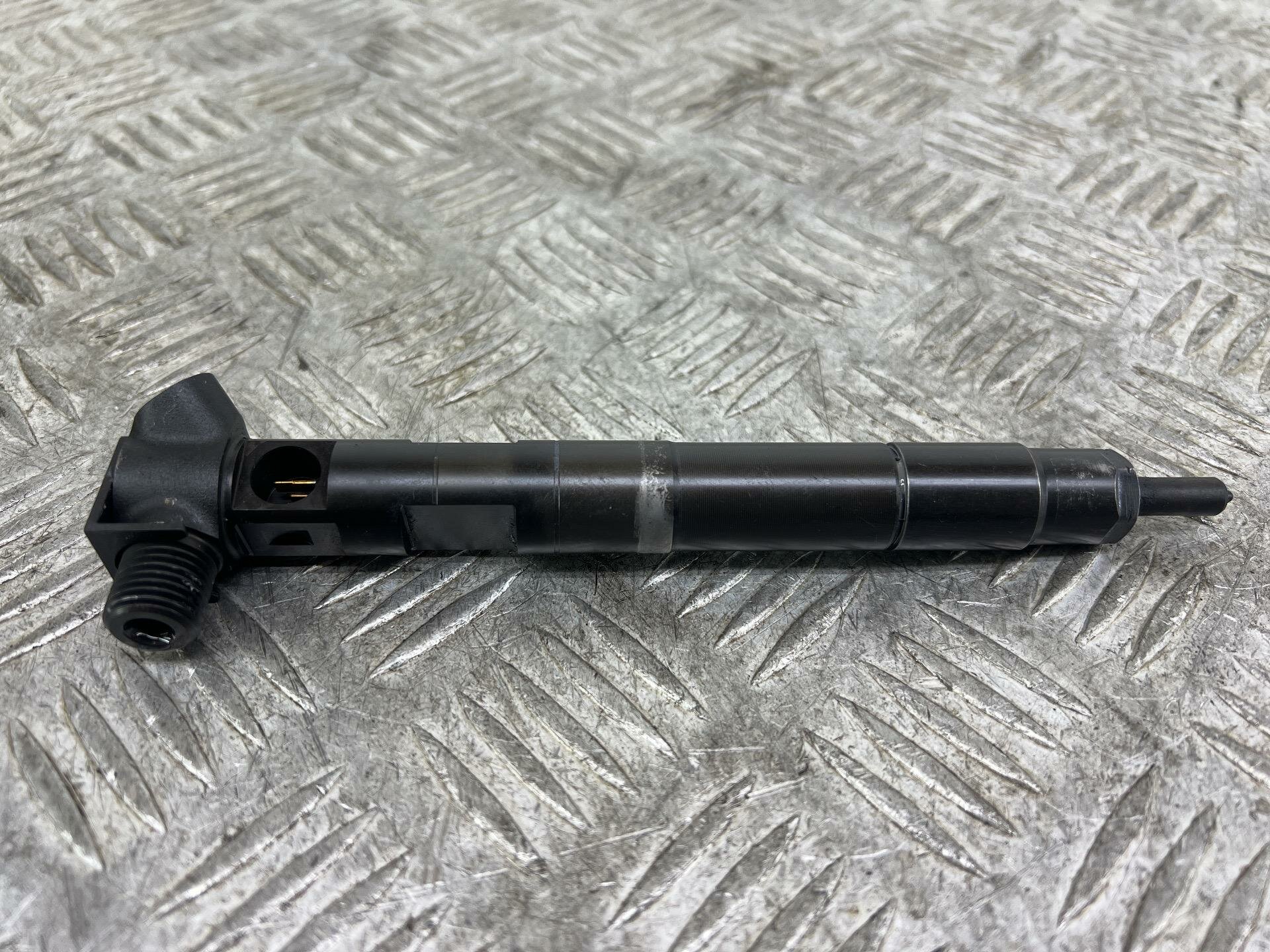 Форсунка топливная Mercedes-Benz E W212 C207 2011 28348370