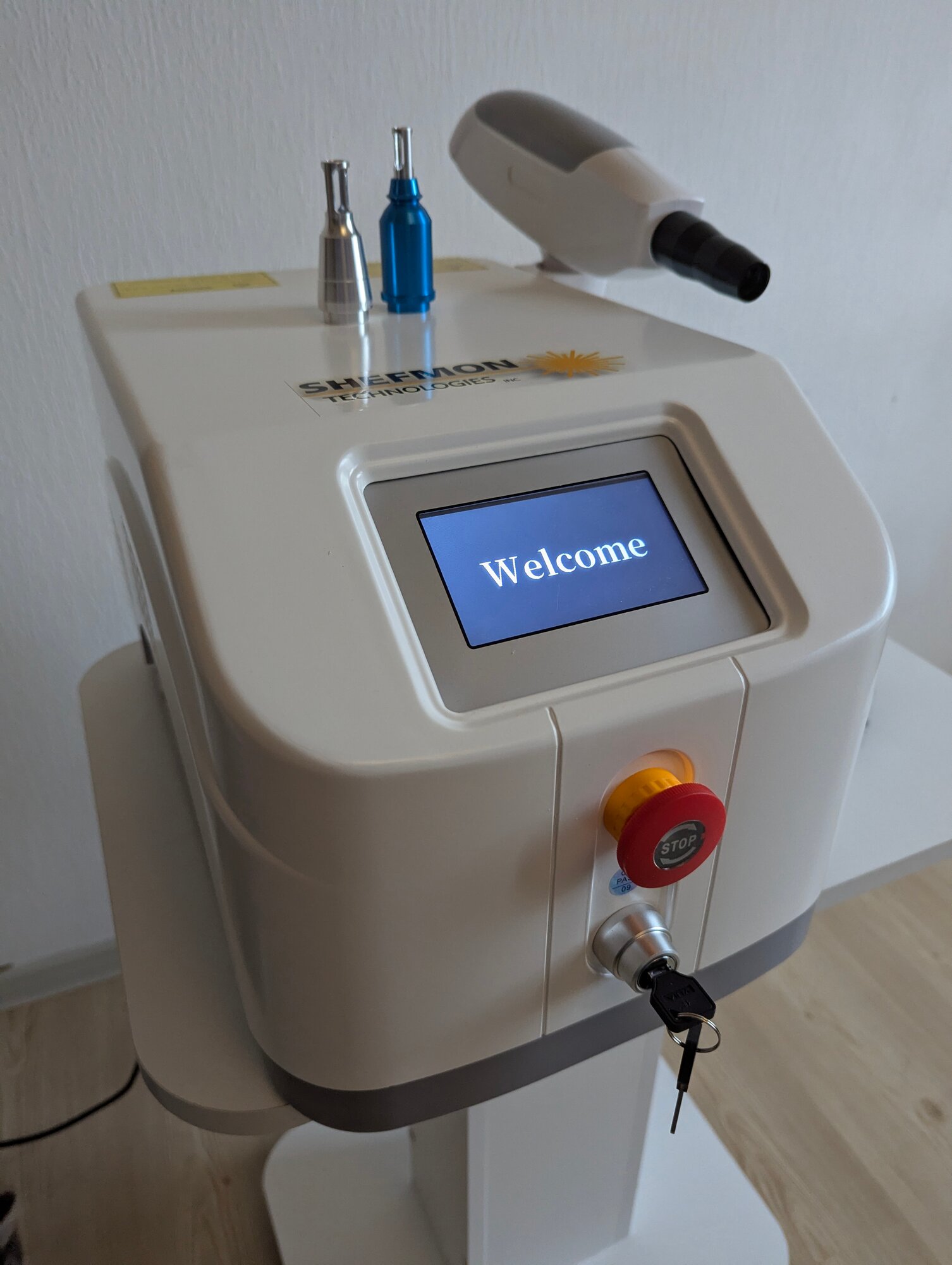 Неодимовый лазер LASERTECHNO H101 с пилотным лучом, белый, 3 насадки