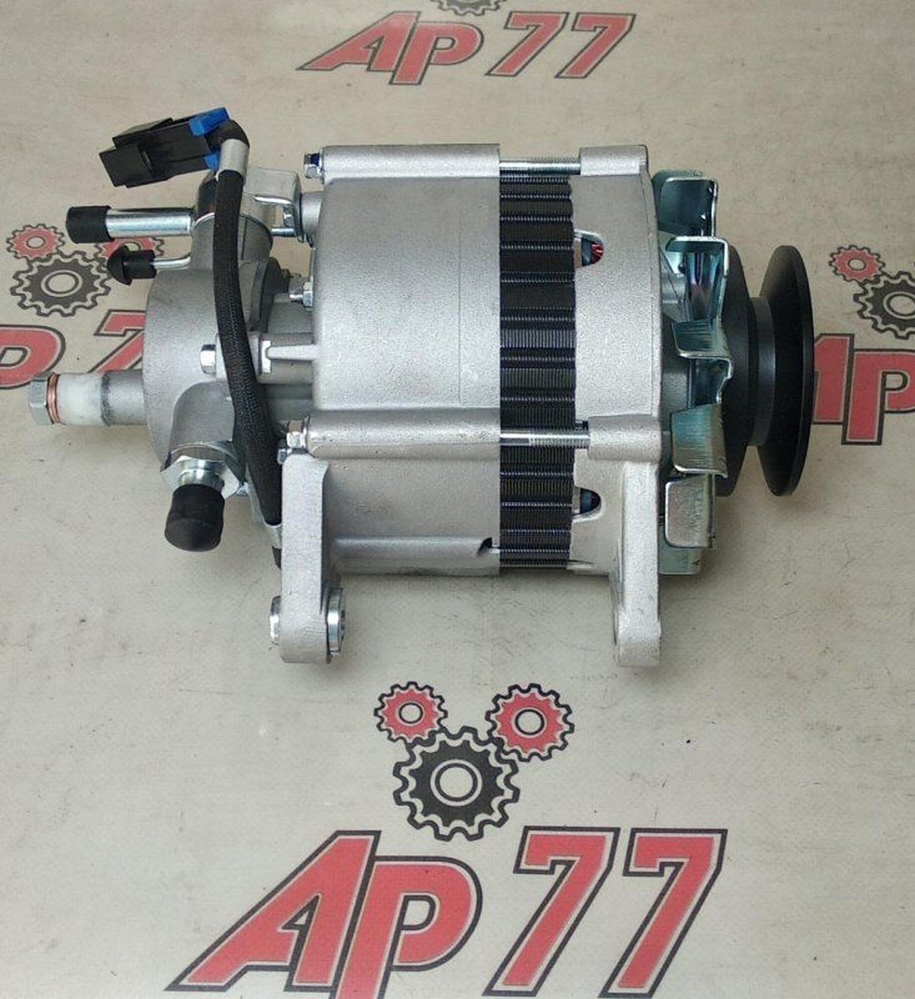 Генератор Isuzu Elf 4JG2 12V 75A 1 руч вакуумник сзади 8971338540