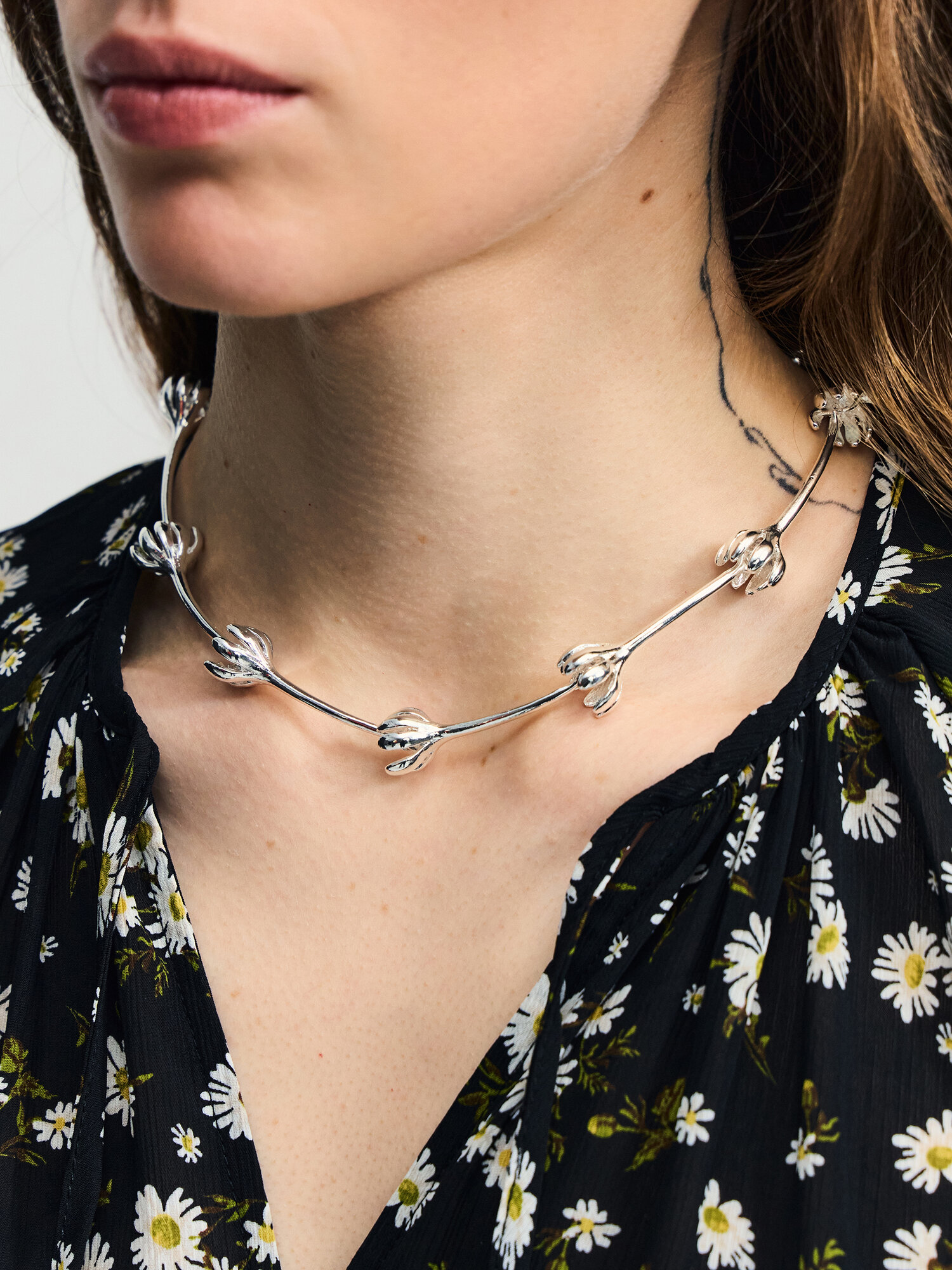 Колье, пластик