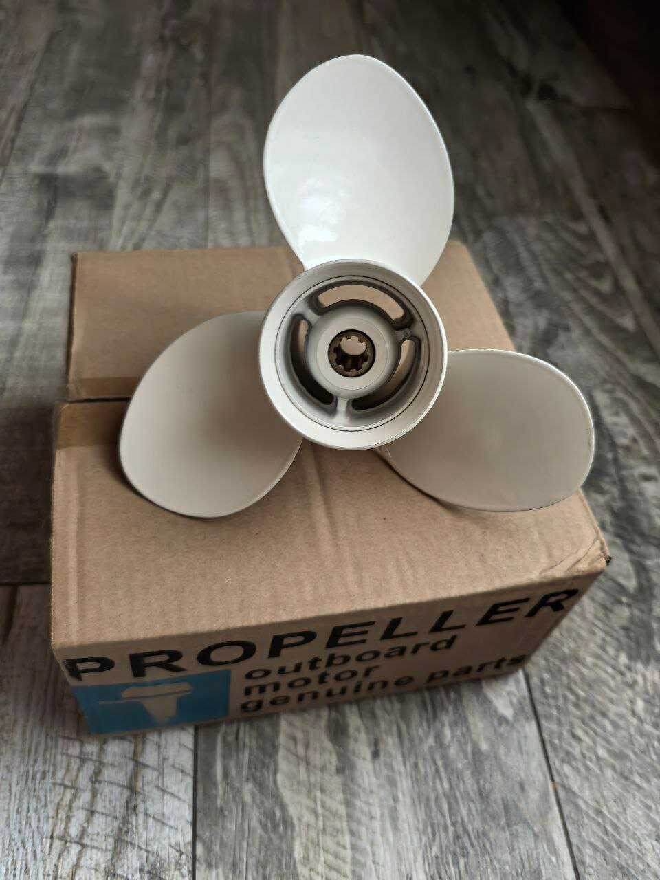Винт гребной для Yamaha 9.9, 15, 20 hp, диаметр 9 1/4, шаг 10, лопастей 3