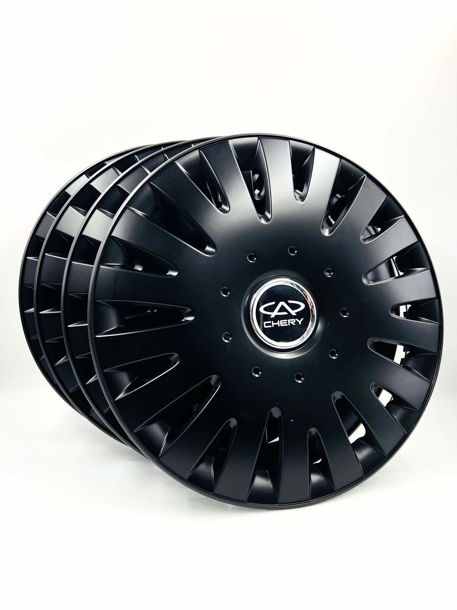 Колпаки на колеса гибкие черные с эмблемой R16 4 шт