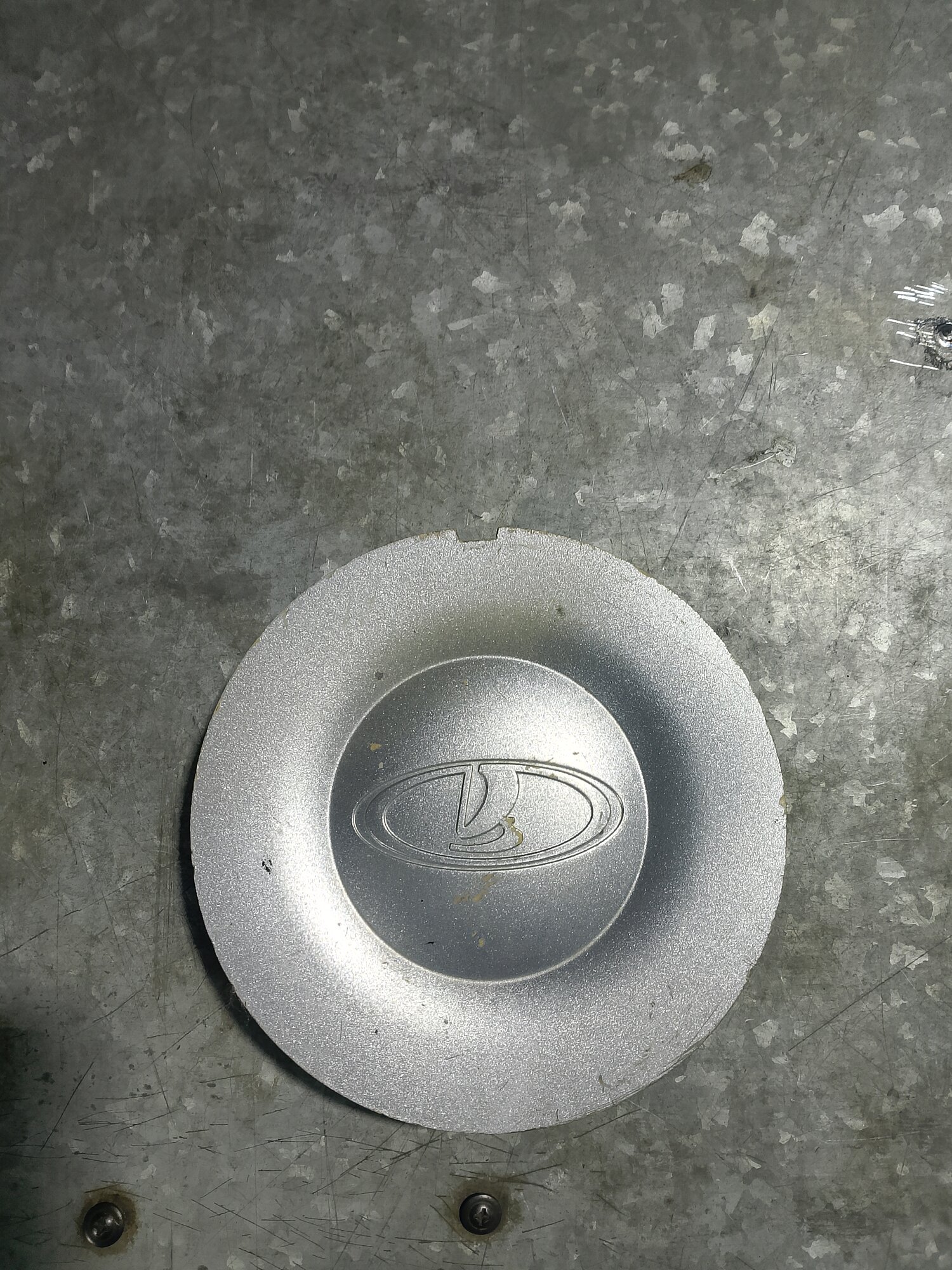 Колпак колеса Ваз 2110,2112,2170 со знаком. Артикул 2112-3101014-20. Б/У