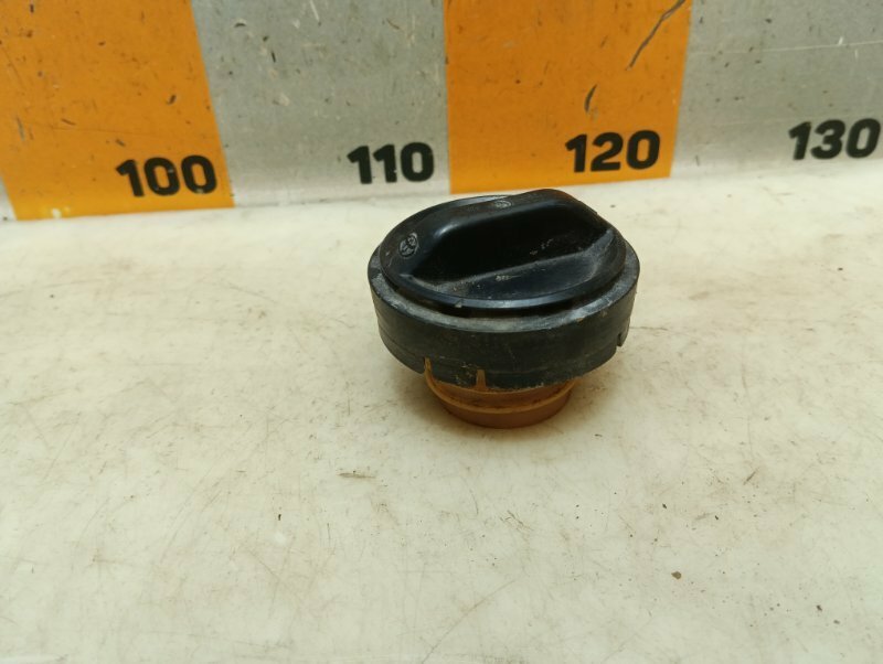 Б/У пробка бензобака Крышка бензобака Toyota Avensis 2000 1, 15 470671 TOYOTA арт. 7730028010