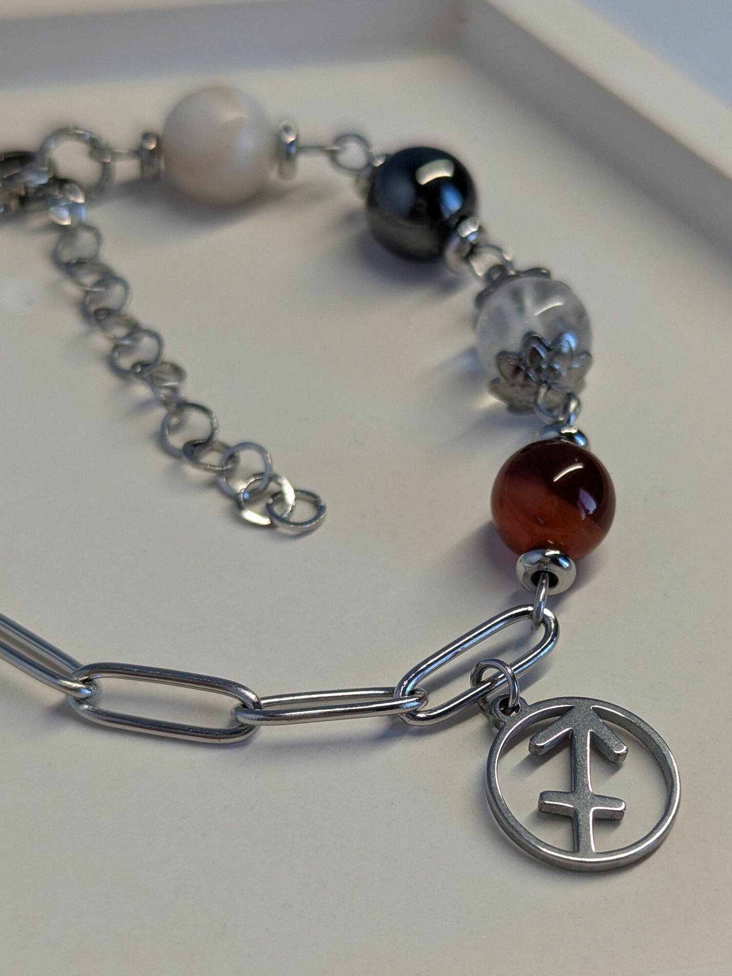 Браслет, горный хрусталь, гематит, бирюза, вулканическая лава