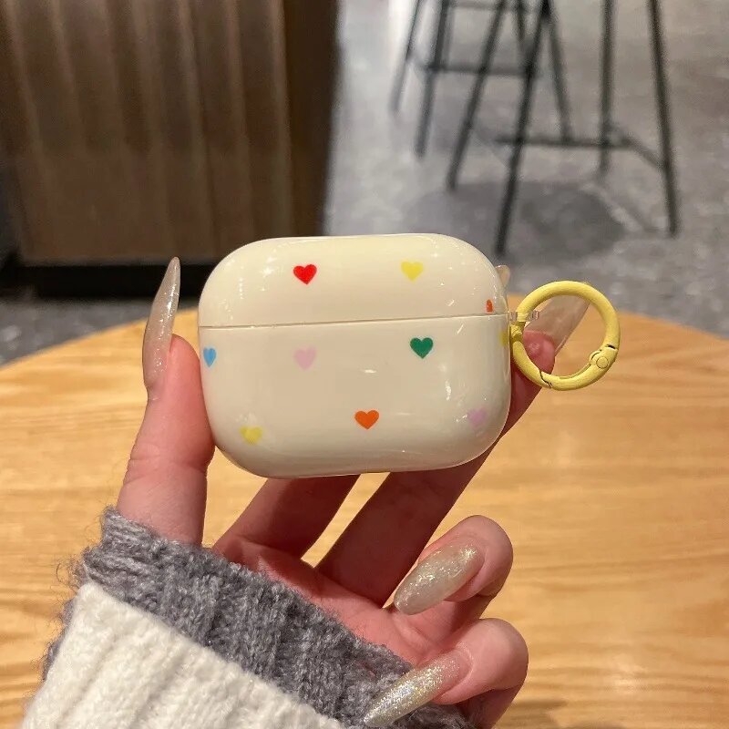 Чехол для AirPods Pro 3, белый с сердечками