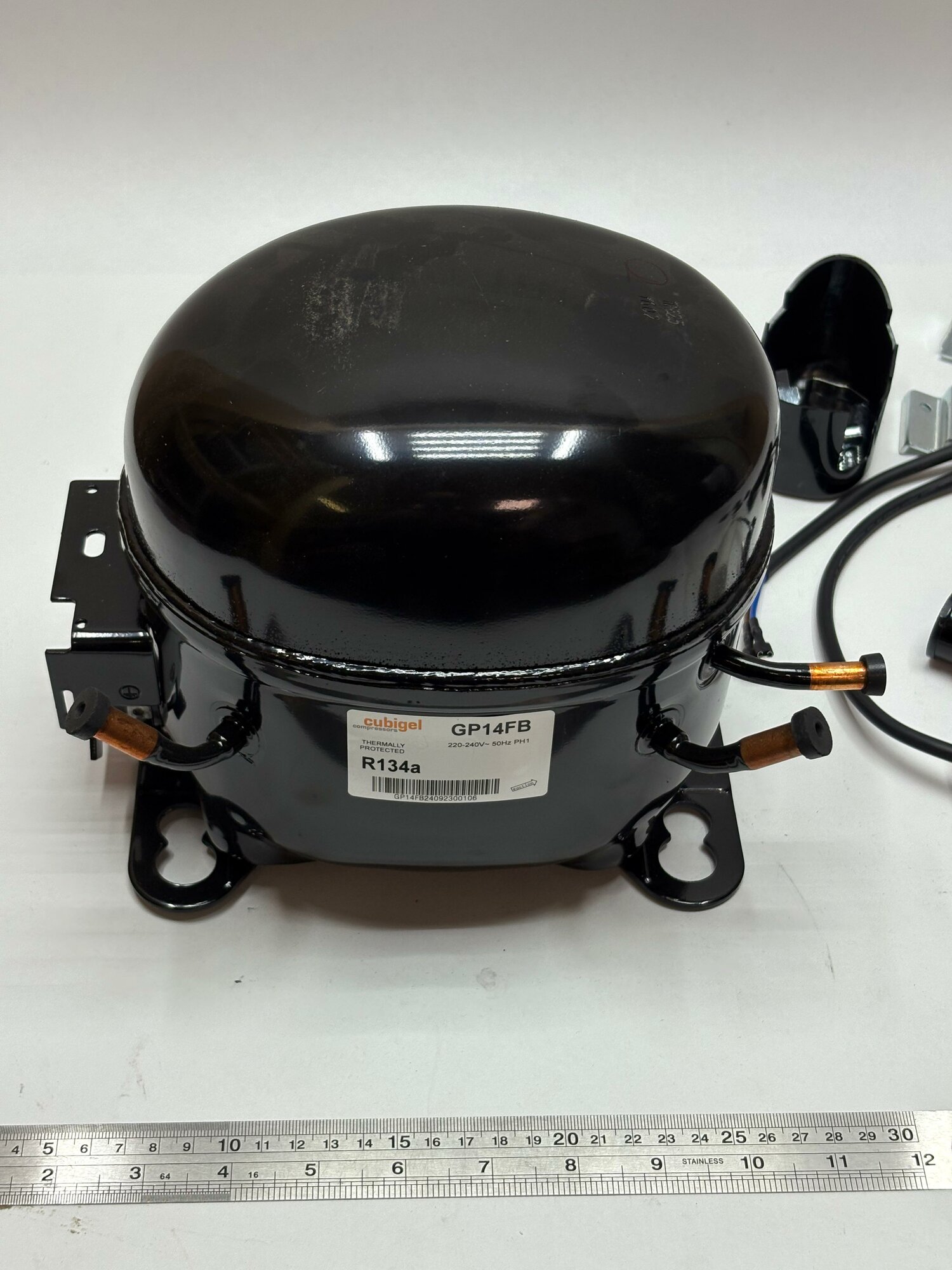 Компрессор Cubigel GP14FB (R134a, низкотемпературный, 313 Вт при То=-23.3 град. Тк=54.4 град.)