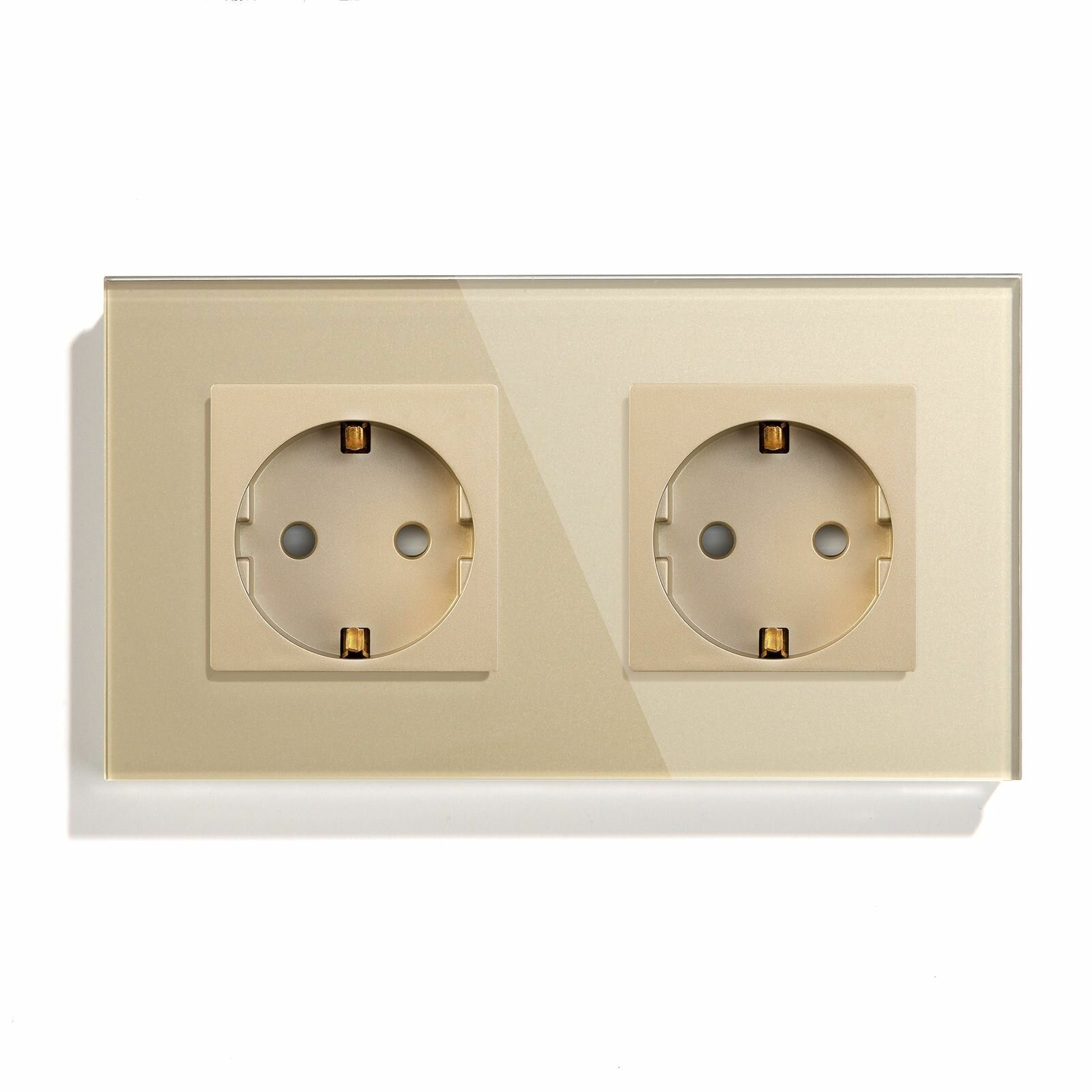 Розетка двойная KLUST Basic с заземлением стеклянная внутренняя электрическая плоская 2 местная со шторками настенная 2 поста 16А 250В, рамка стекло, золотая