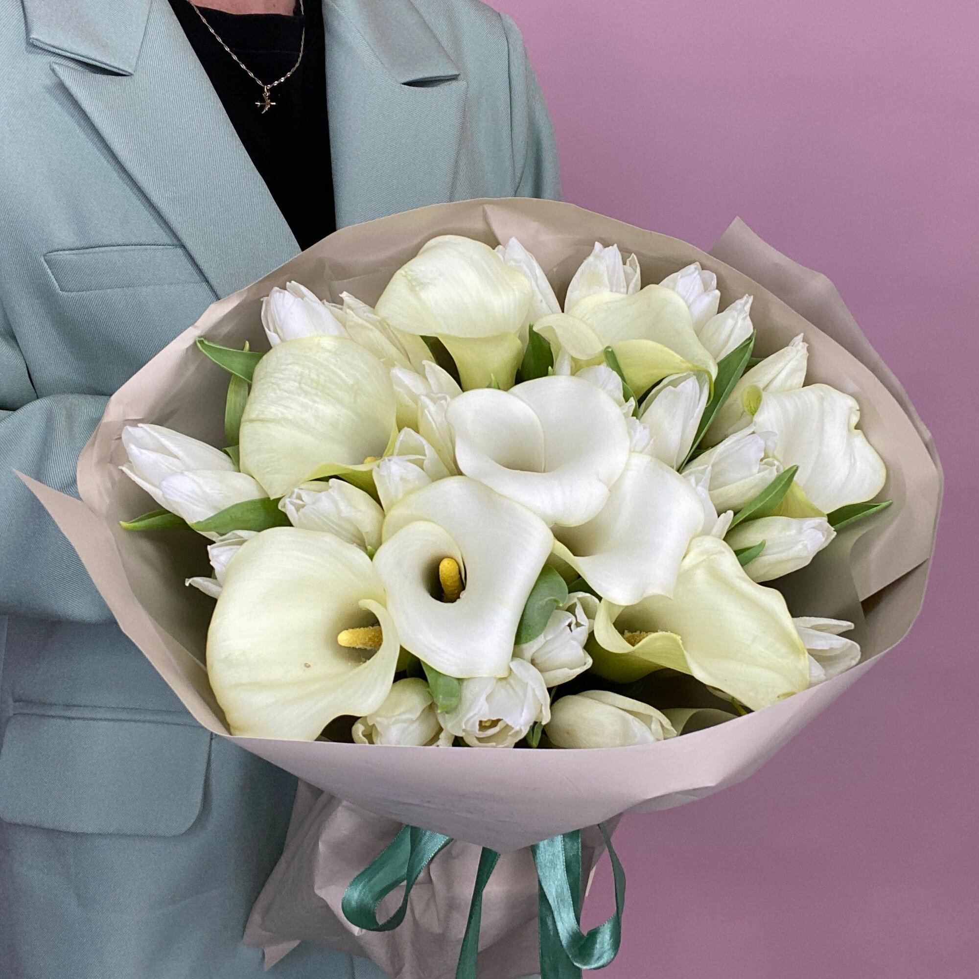 Тюльпаны с каллами