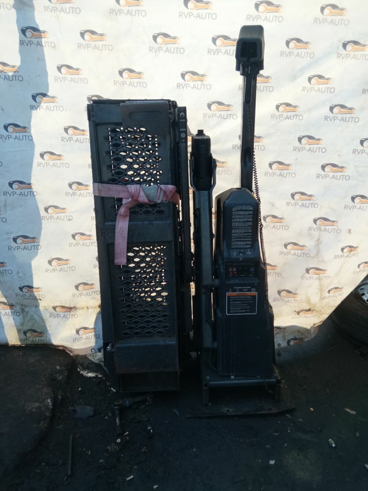 Подъемный механизм для инвалидных колясок Ford