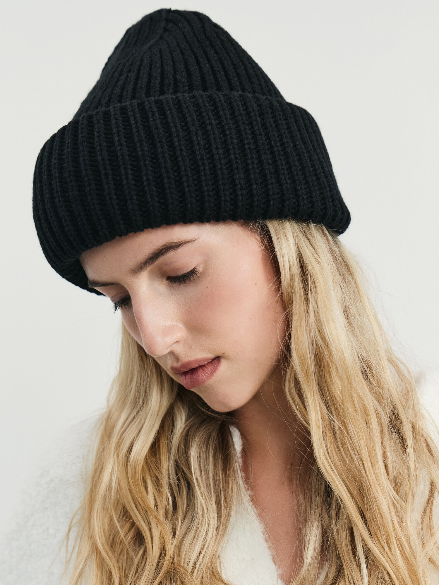 Шапка-бини для женщин