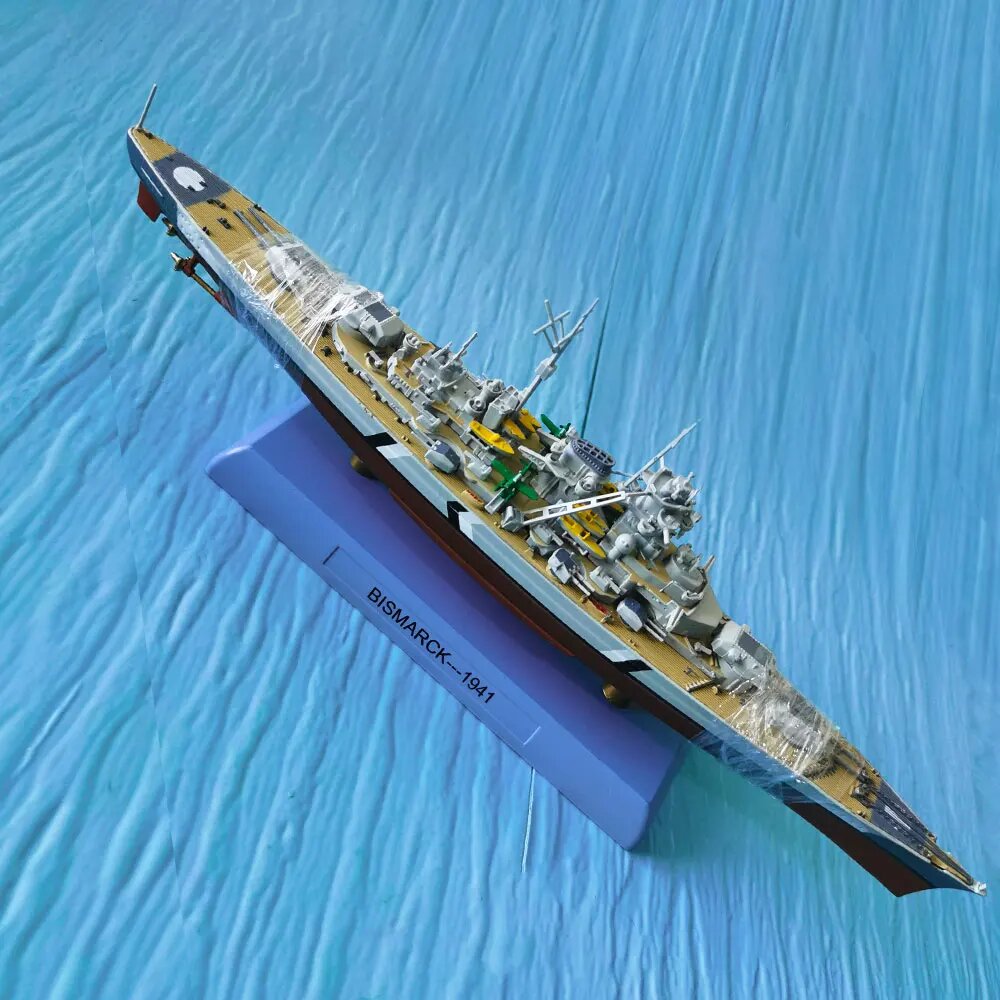 Модель корабля Bismarck 1:1000 new type