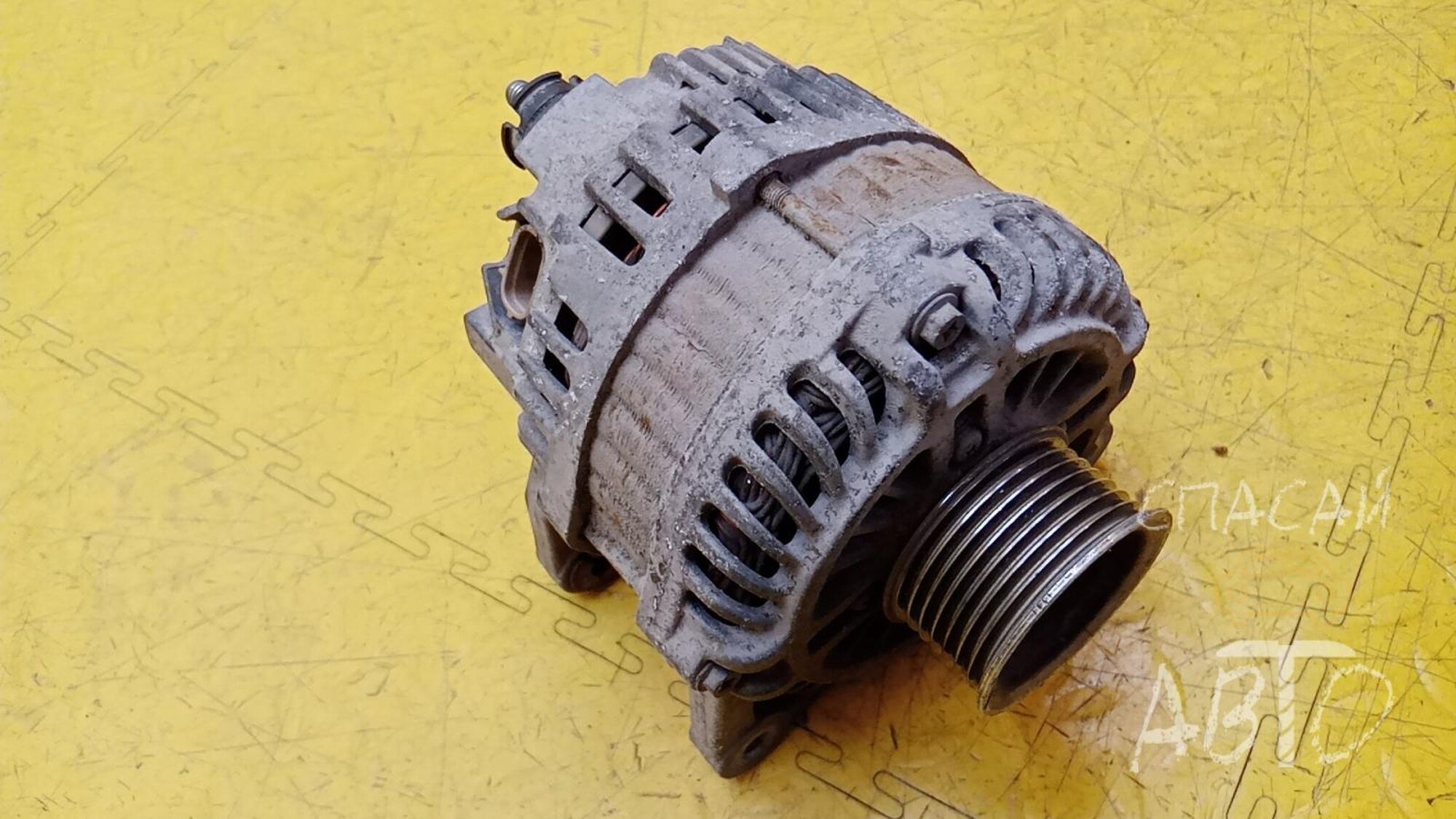 Генератор Tiida (C11) Nissan 23100EM01A