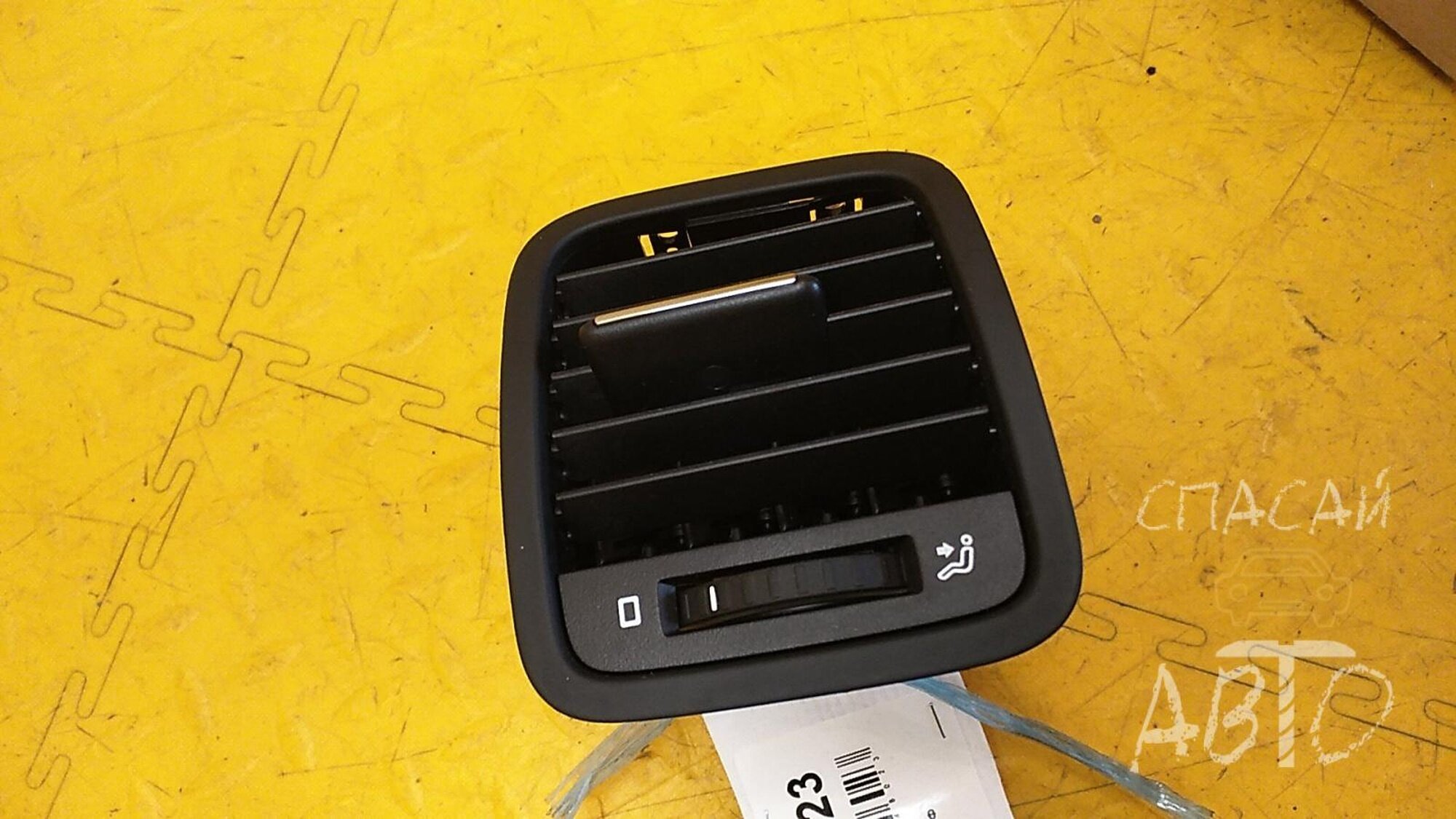 Дефлектор воздушный VAG 5L0819702, для Skoda Yeti, черный, передний, правый