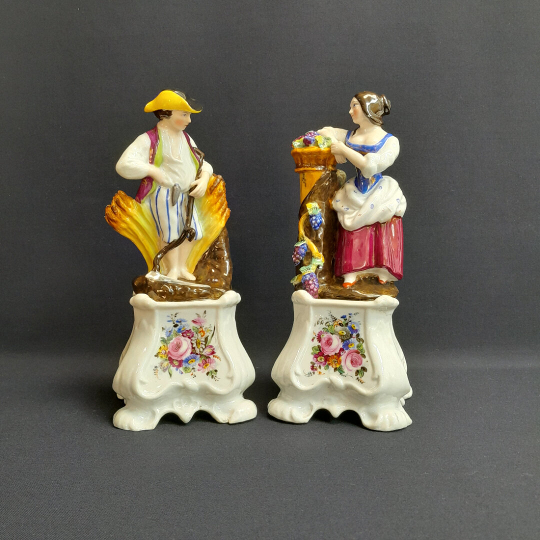 Статуэтка антикварная. Пара ваз солифлор "Крестьяне", Франция период Наполеона 3