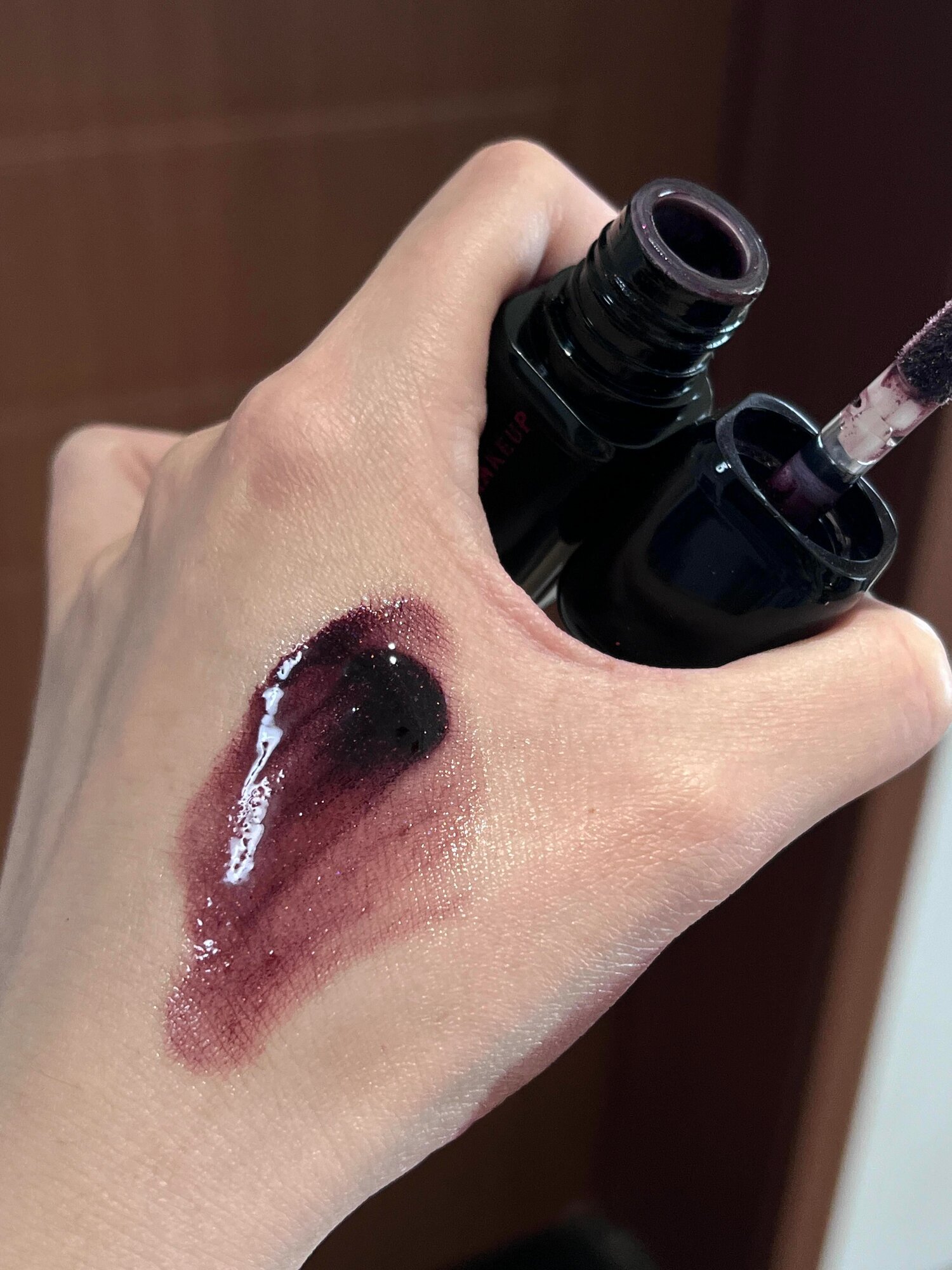 Блеск для губ Shellwe Makeup Punk Bunny Lip Gloss - Moth Flame