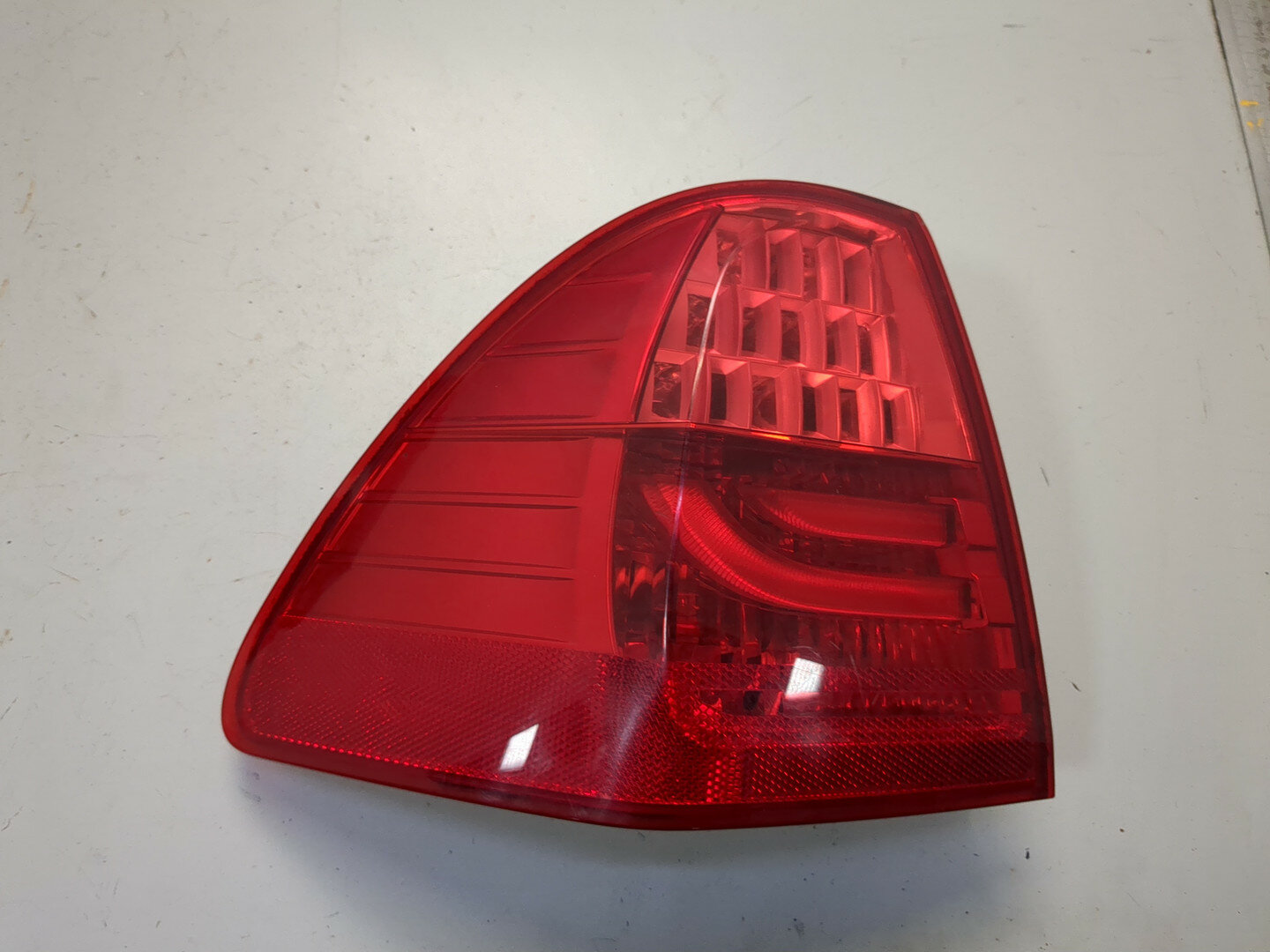 Фонарь (задний) левый BMW 3 E90, E91, E92, E93 Б/У