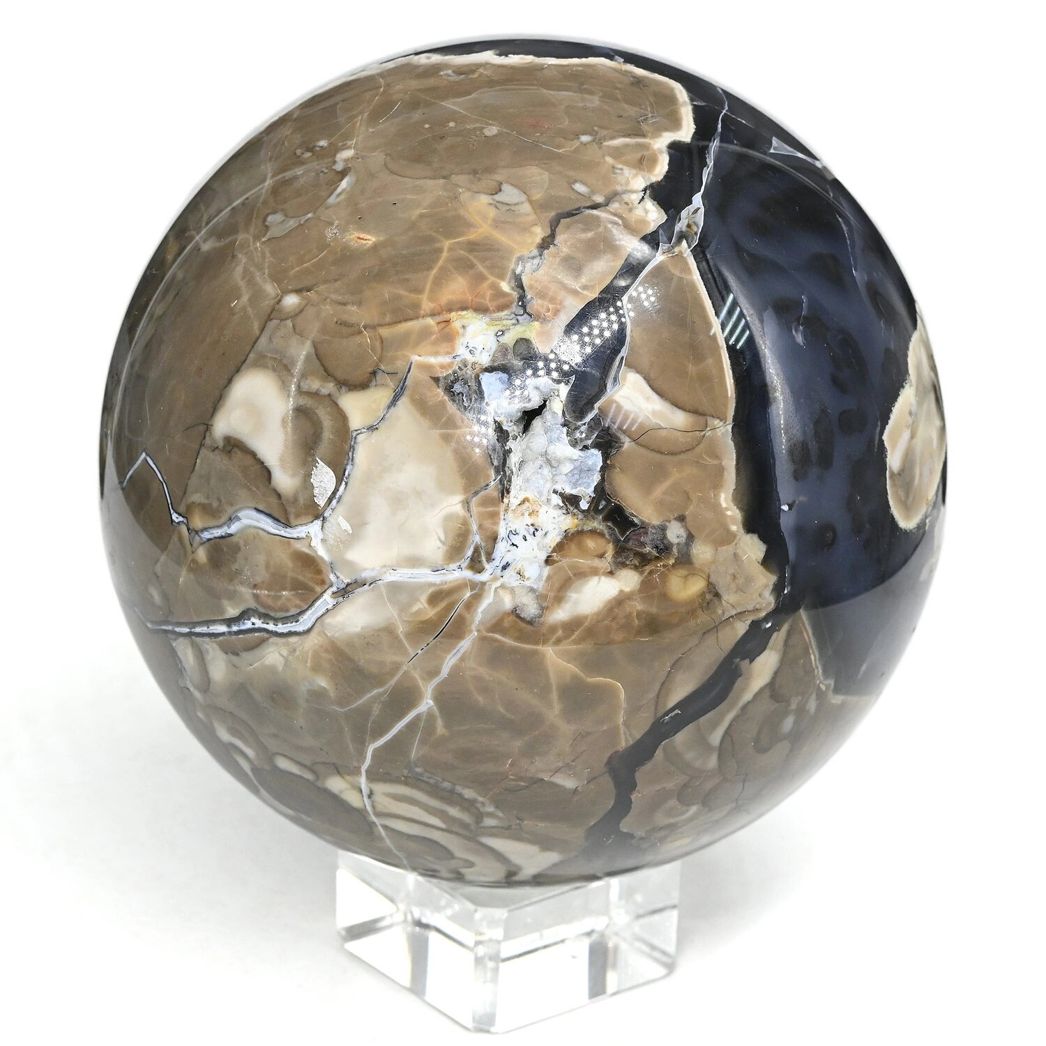 Шар из агата с жеодой, диаметр 117мм, 2378г .