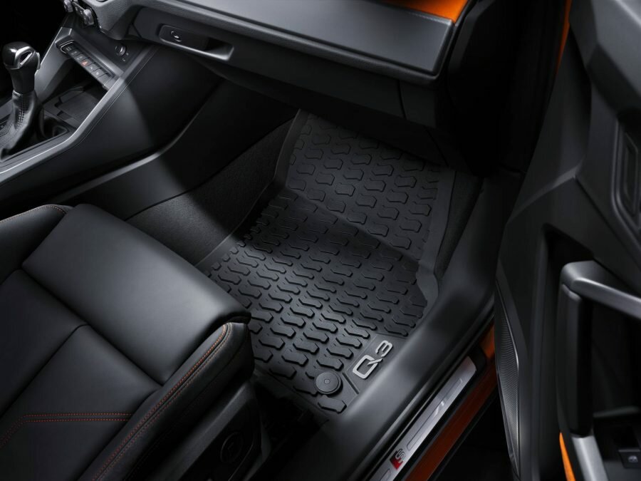 Передние всепогодные коврики Audi Q3 (F3)