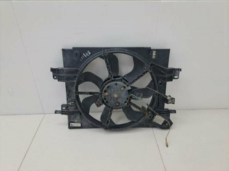 Диффузор вентилятора Renault Duster 2012 кат.номер: 214814130R