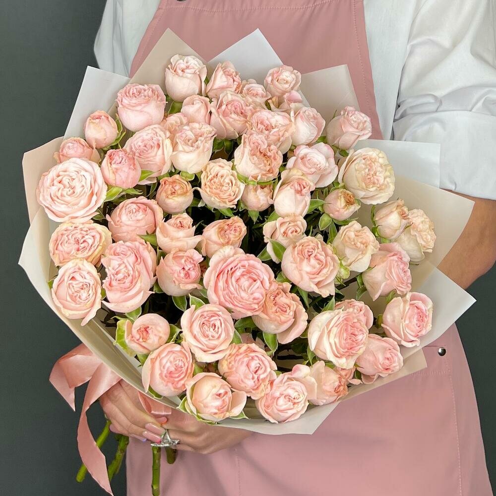 Букет живых цветов. Кустовые пионовидные розы Бомбастик 11 шт