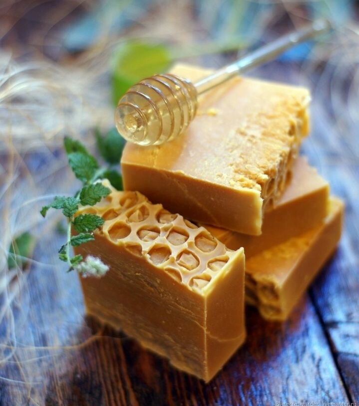 Натуральное медовое мыло с лавром и душицей
