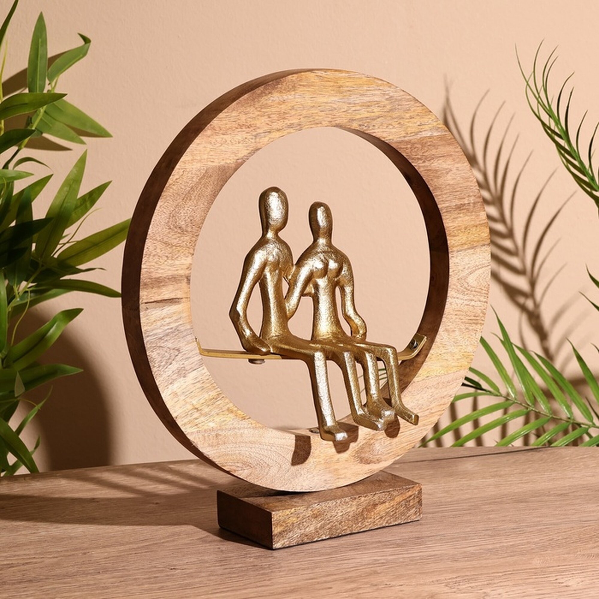 Статуэтка Сима-ленд «Пара», дерево, металл, бежево-золотистая, 30 см