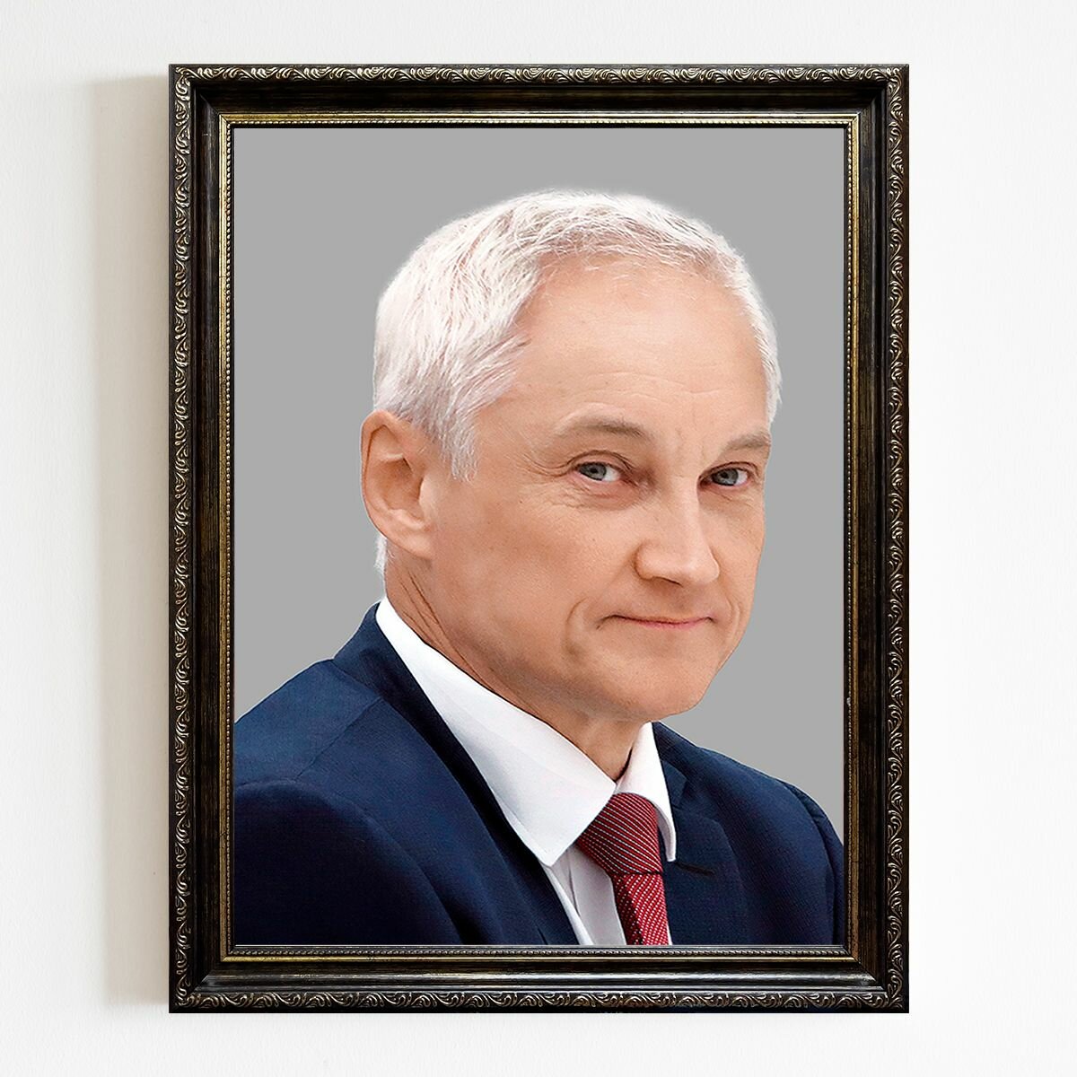 Портрет Белоусова А. Р. на холсте в багетной тёмно-коричневой рамке / А-4 (21x30 см.)