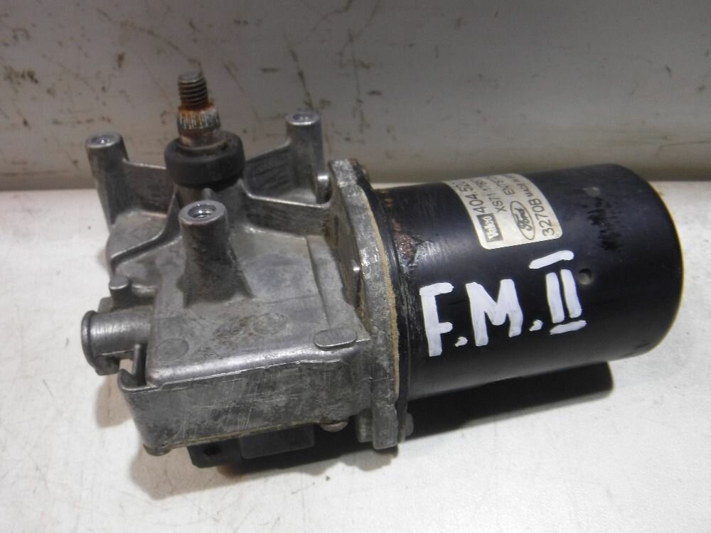 Моторчик стеклоочистителя передний Ford Mondeo II XS7117B571AA