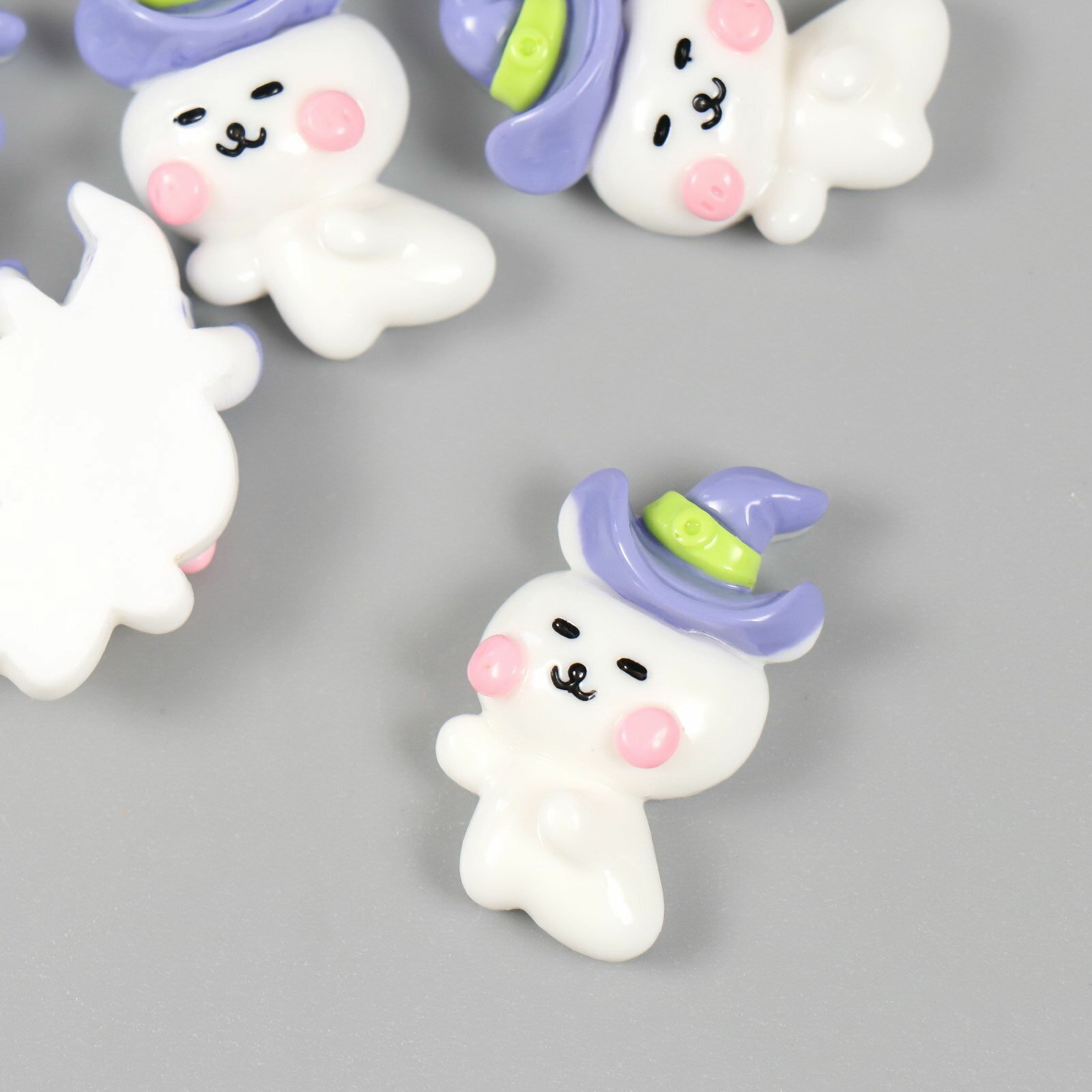 Декор для творчества пластик "Котик румяный, в ведьминой шляпе", 2.8x1.8x0.8 см, 10 шт.