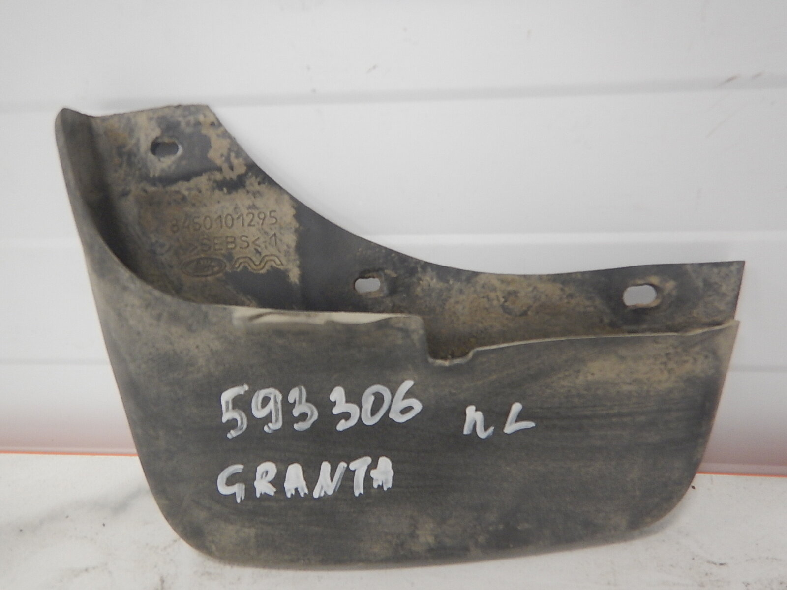 Б/У Брызговик передний левый, ВАЗ (VAZ)-LADA GRANTA (гранта) FL (18-) LADA GRANTA (Гранта) FL (18-) Царапины. 593306 LAD...