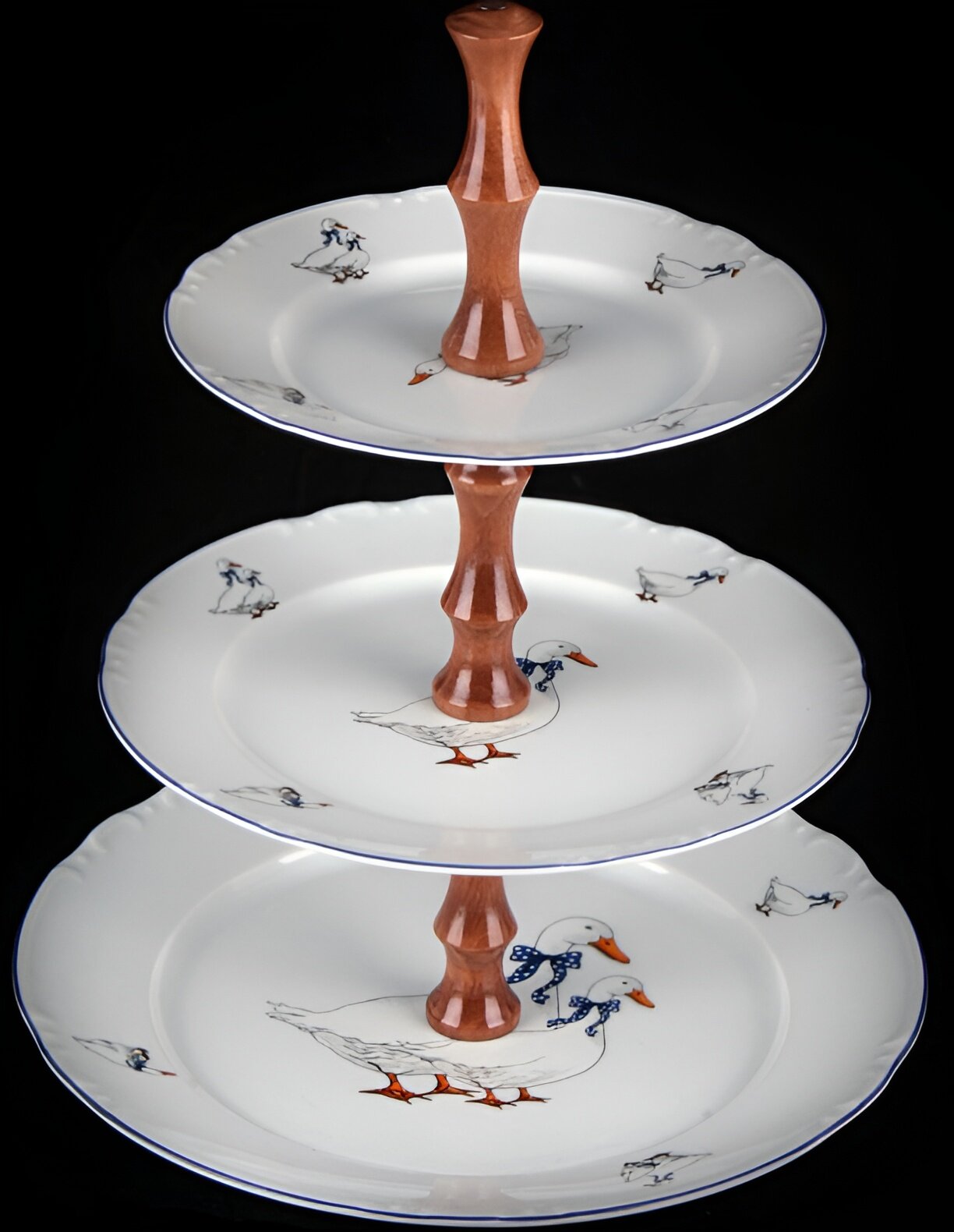 Этажерка Thun "Гуси" 1794, 3 яруса, фарфор, белая с голубым рисунком