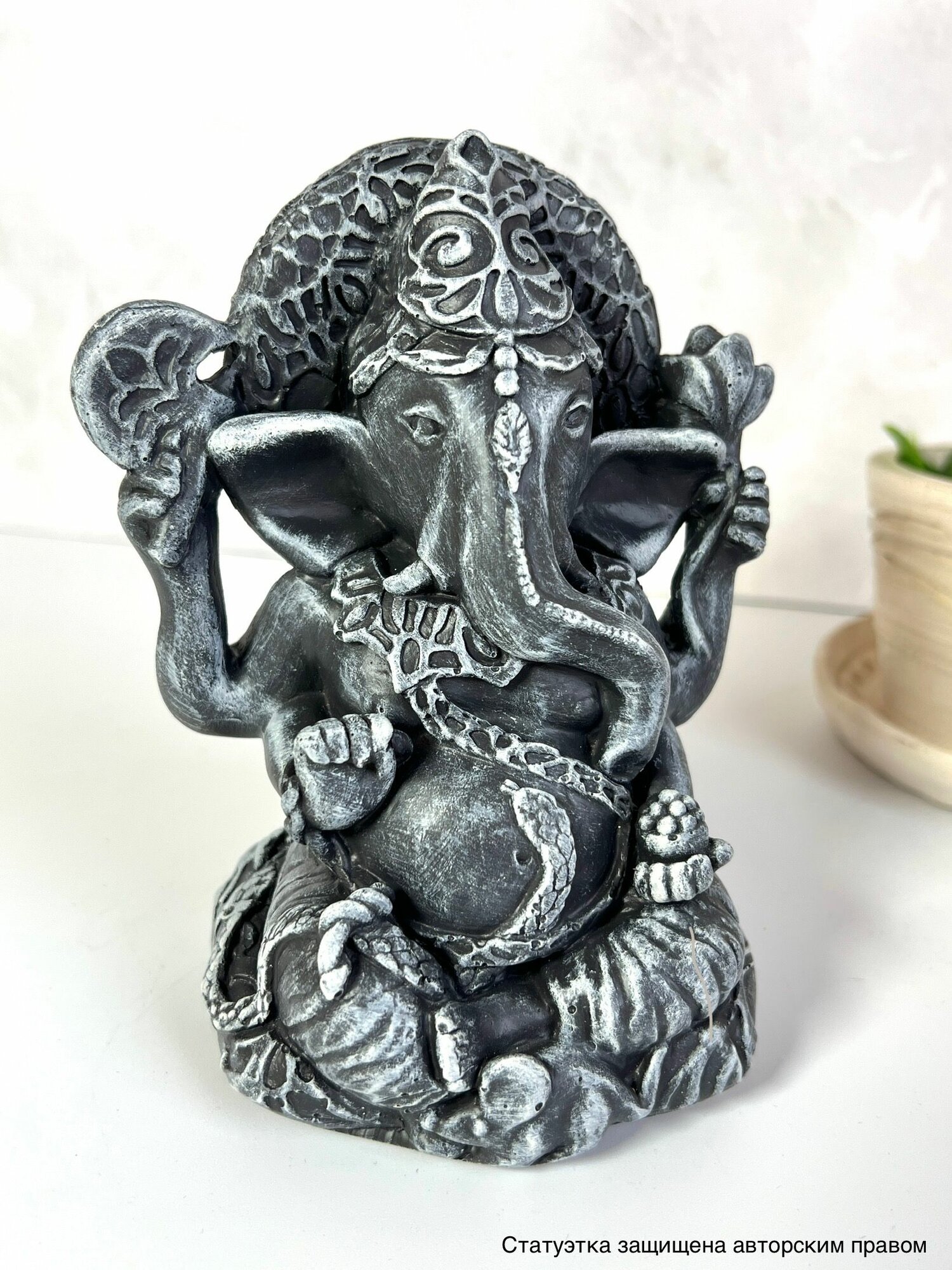 Статуэтка Ганеша цвет серый. Гипс. Высота 13 см