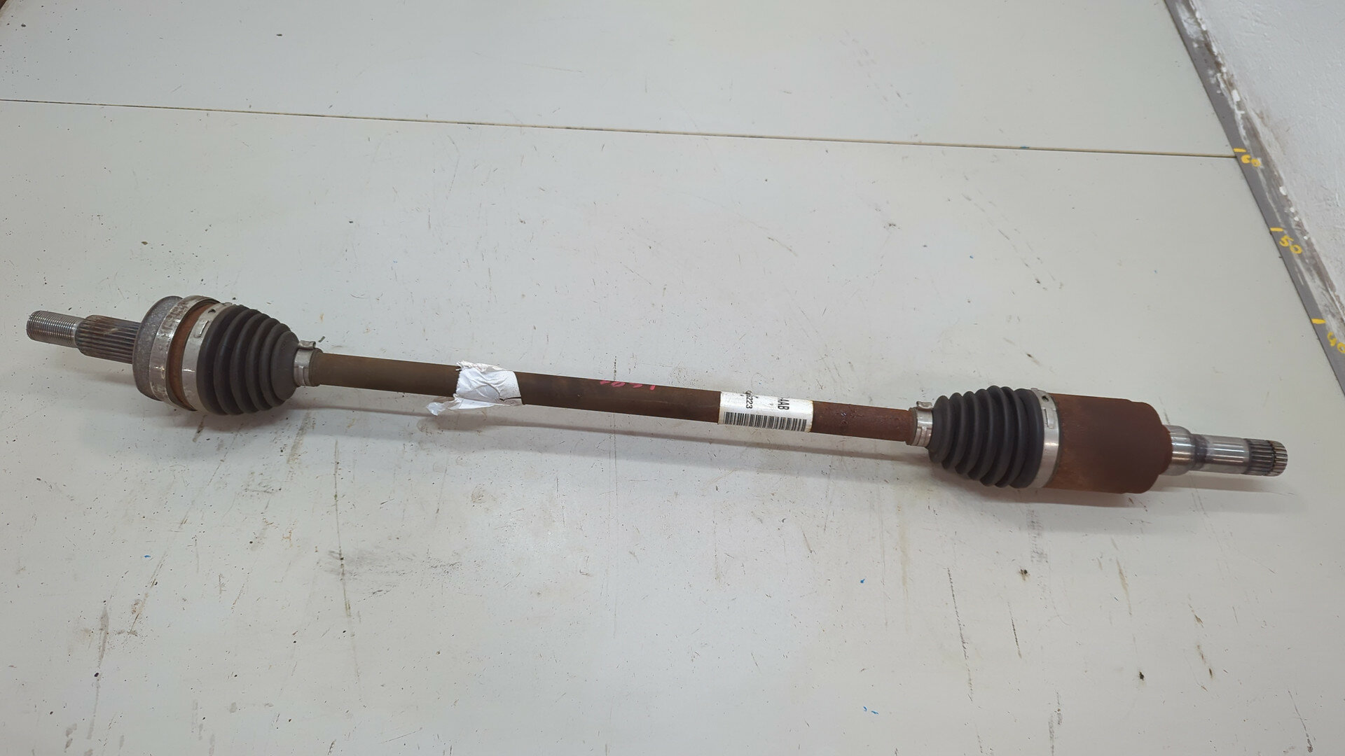 Полуось (вал, шрус) правая задняя Ford Escape Б/У