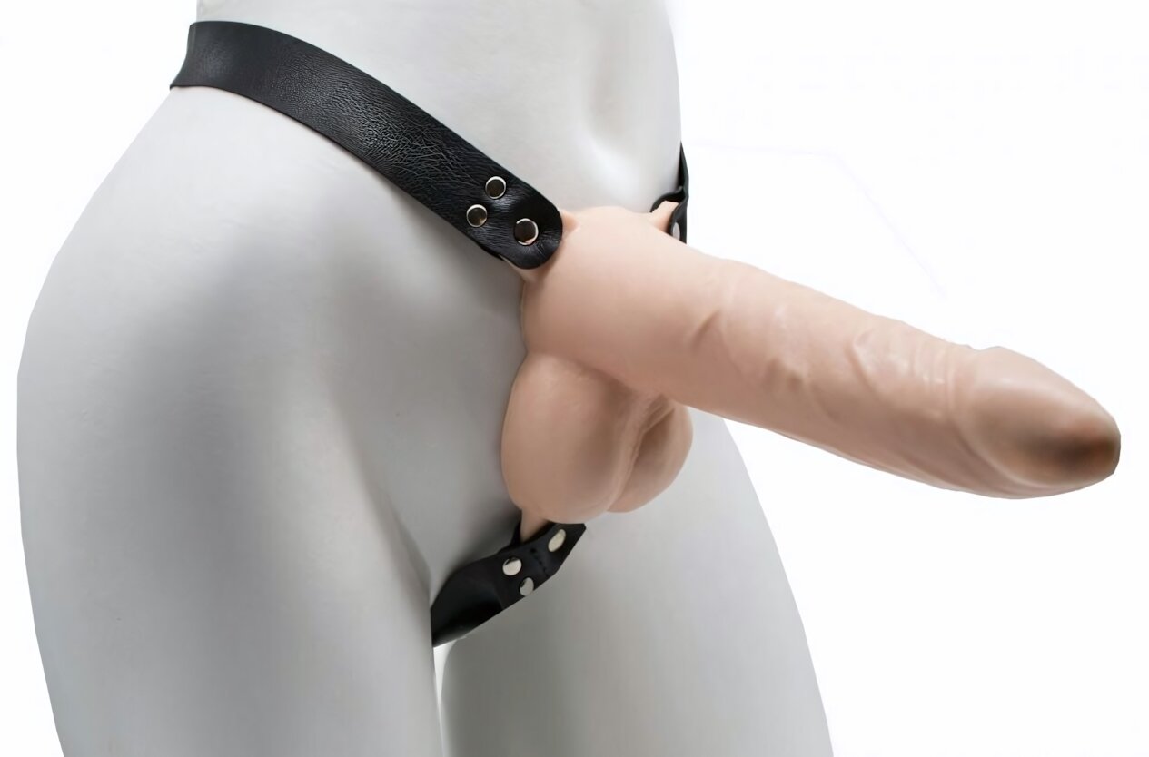 Фаллопротез поясной пустотелый, телесный, 18.5см, с бандажом для комфорта