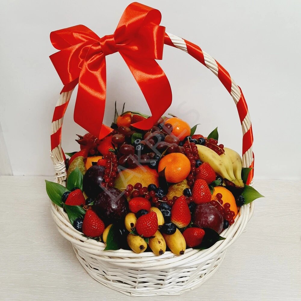 Подарочная композиция из фруктов "Уютная осень", общий вес 7 кг
