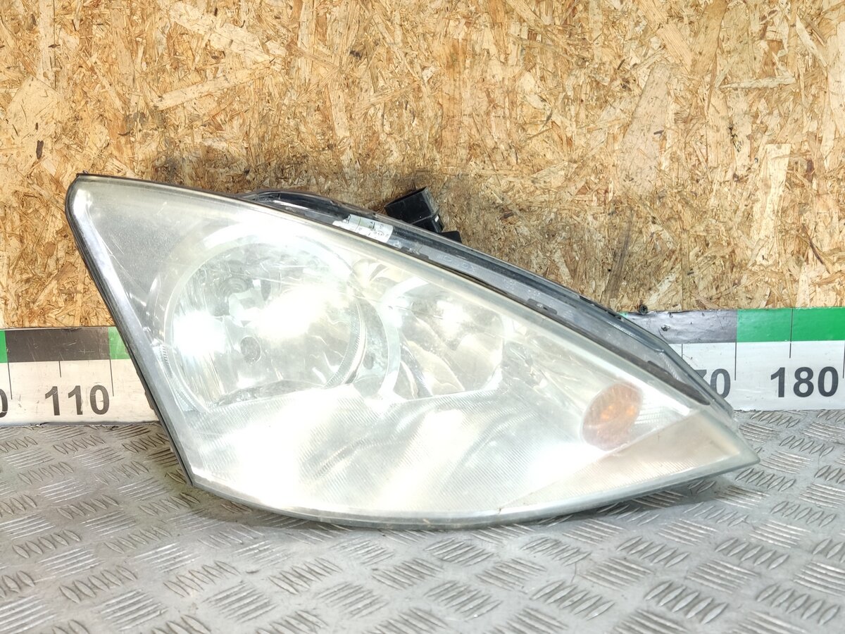 Фара правая FORD Focus 1998-2005 1343653