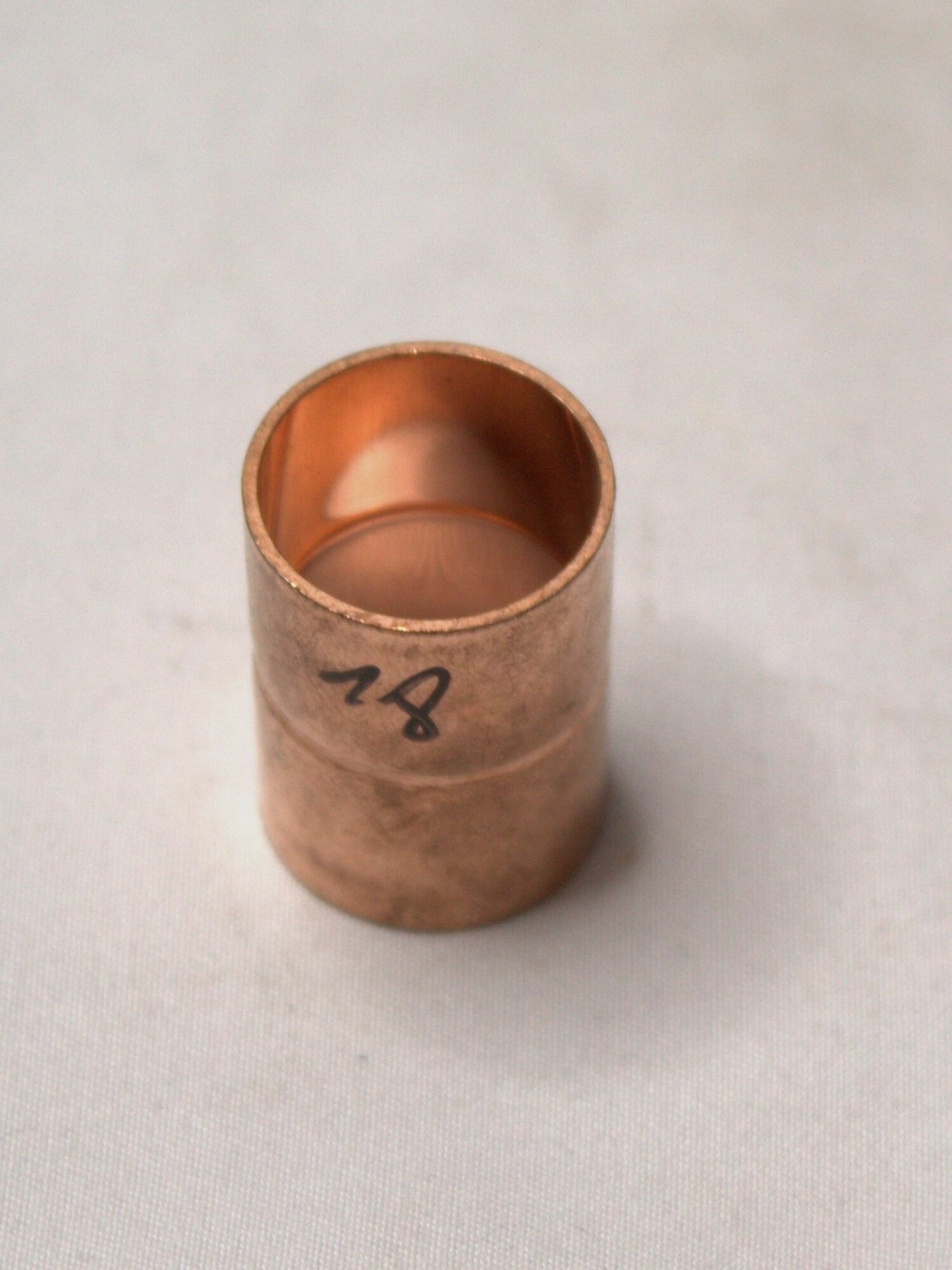 Муфта медная двухраструбная переходная 18 х 18