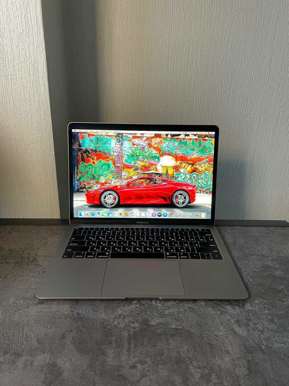 13.3" Ноутбук Apple MacBook Air 13 2018, Intel Core i5 1.6 ГГц, 16 ГБ/256 ГБ, Intel UHD Graphics 617 1.5 ГБ
