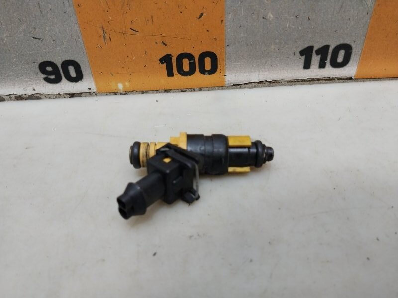 Б/У Форсунка топливная Газ Волга 3110 2004 463803 GAZ арт. ZMZ6354