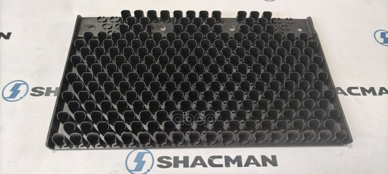 Брызговик крыла, в сборе Shacman арт. DZ16251235213