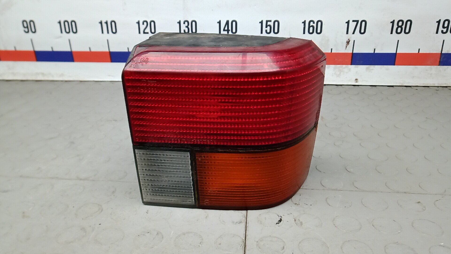 Фонарь задний правый VOLKSWAGEN TRANSPORTER T4