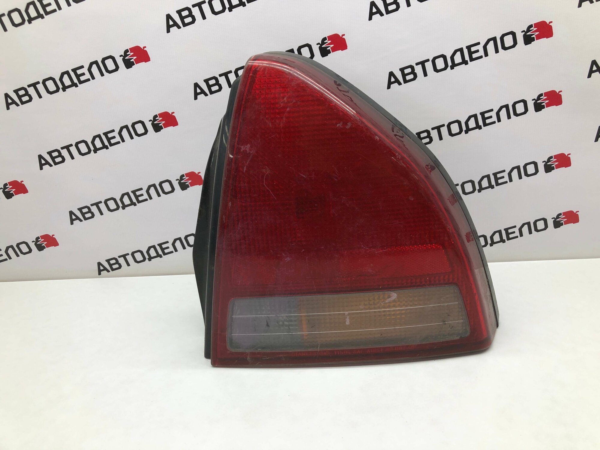 Фонарь задний правый Honda Prelude E-BA8