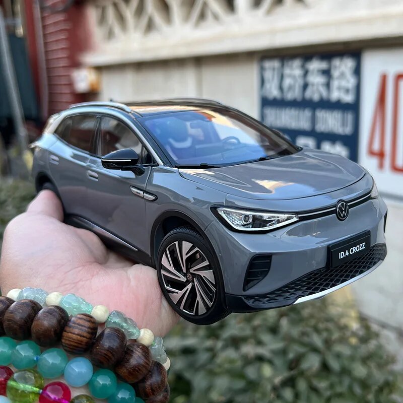 Модель Volkswagen ID.4 CROZZ 1:18, серый, Welly, без коробки