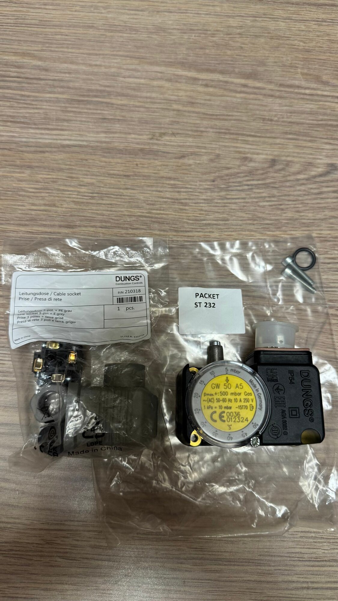 Реле давления Dungs GW 50 A5 + штекер электроподключения Dungs 210318 (орг)