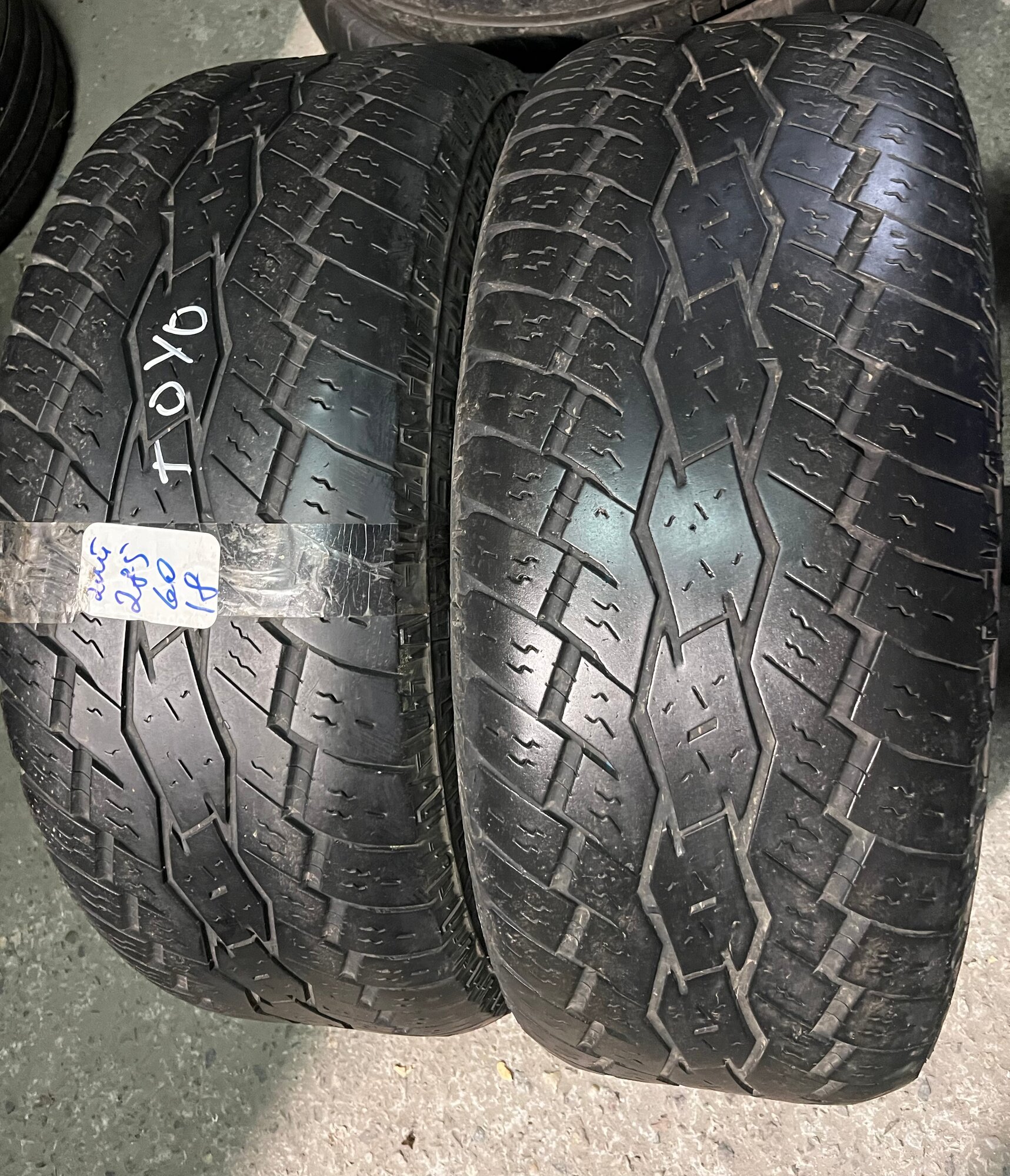 285-60-18 Toyo open contry Шины б/у пара