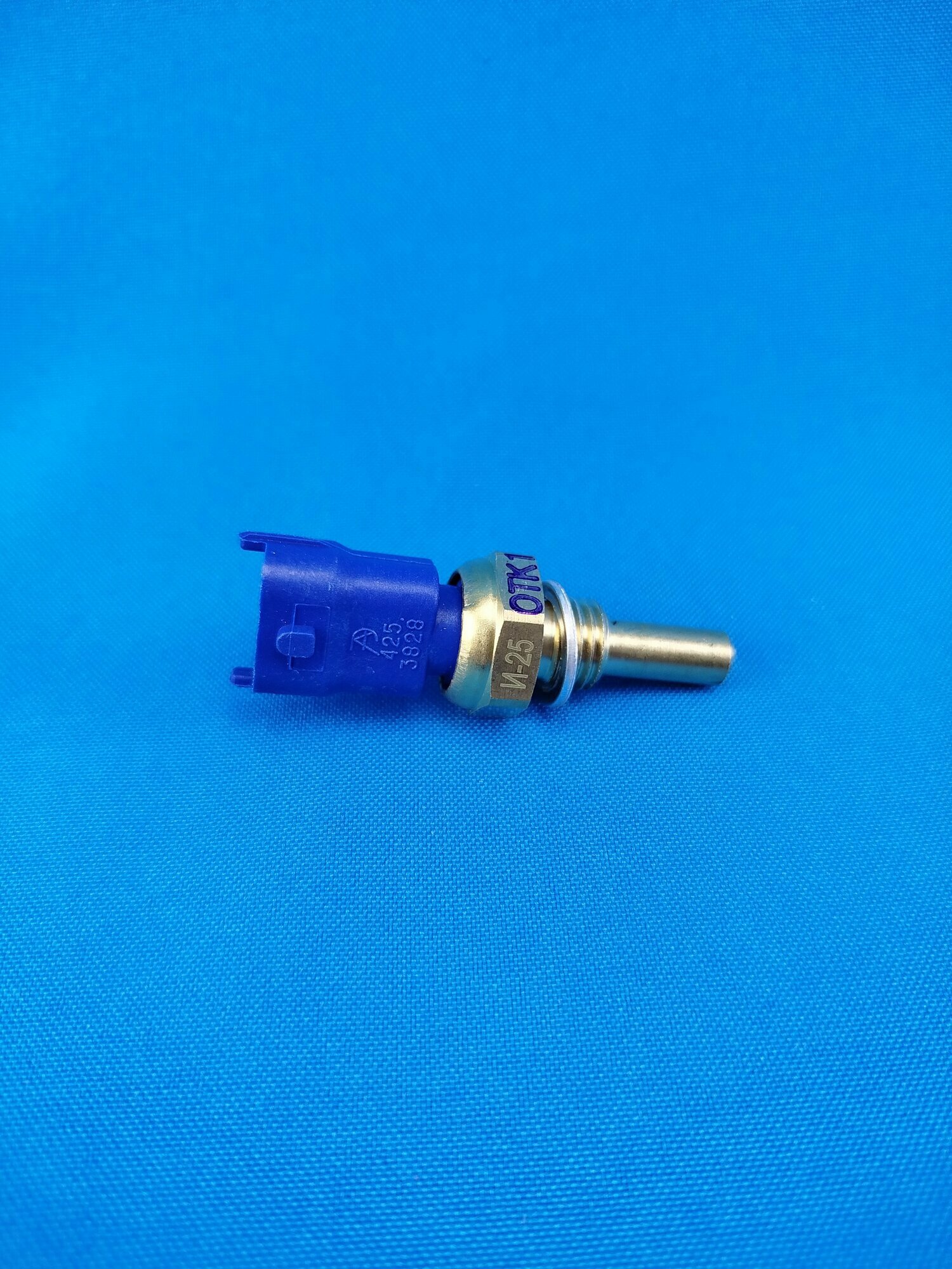 Датчик температуры "АвтоТрейд" для автомобилей ГАЗ, УАЗ дв. 405, 409