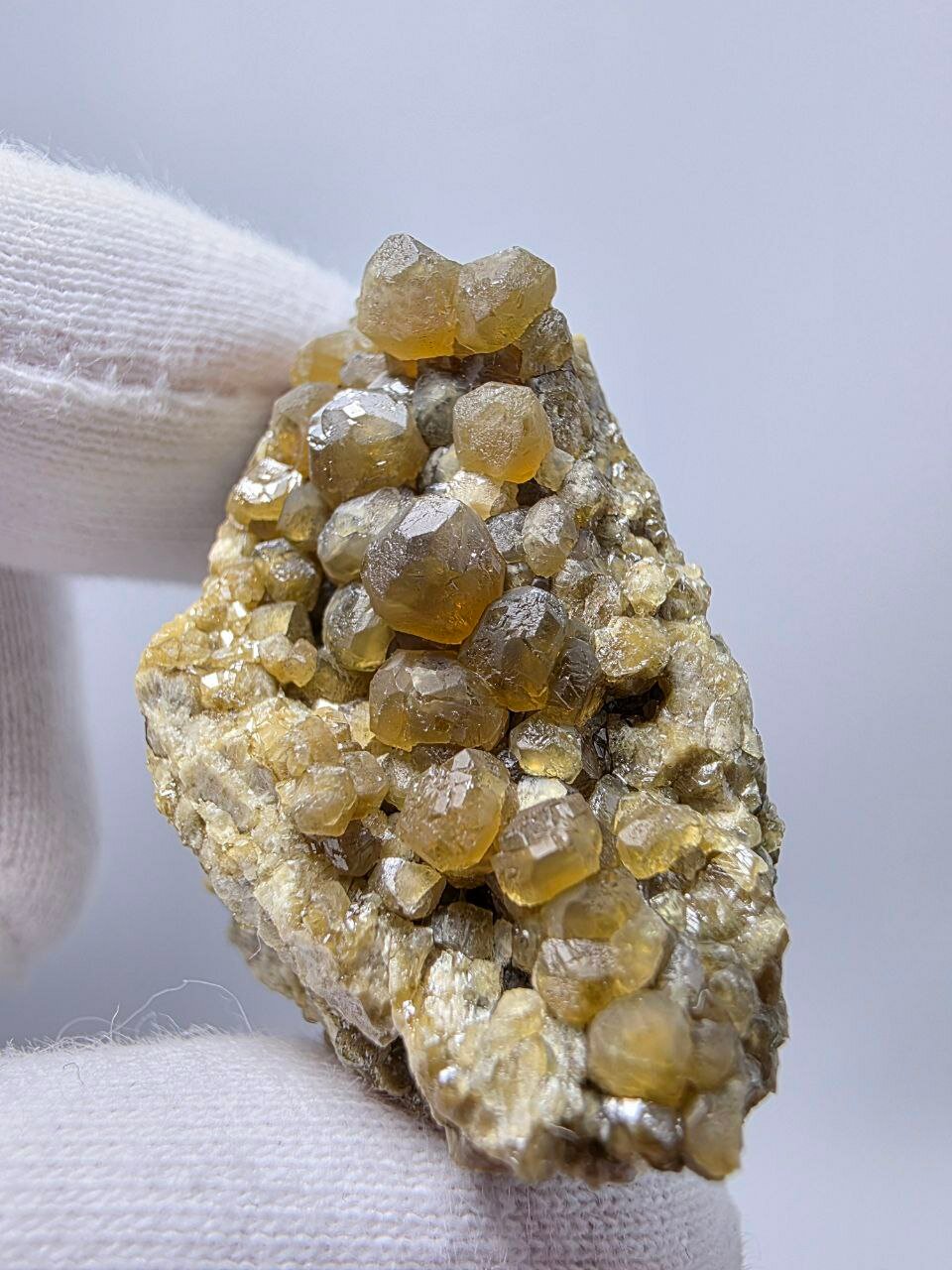 Гранат андрадит 42 мм, 50 г.